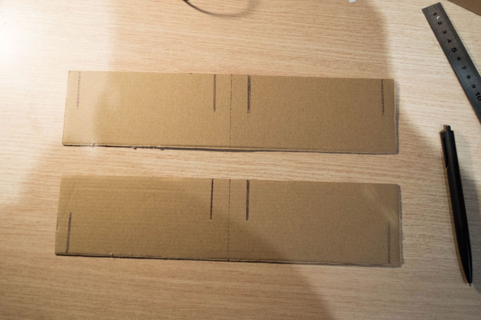 Cardboard Monitor Stand : 4 Steps (with Pictures) - Instructables
