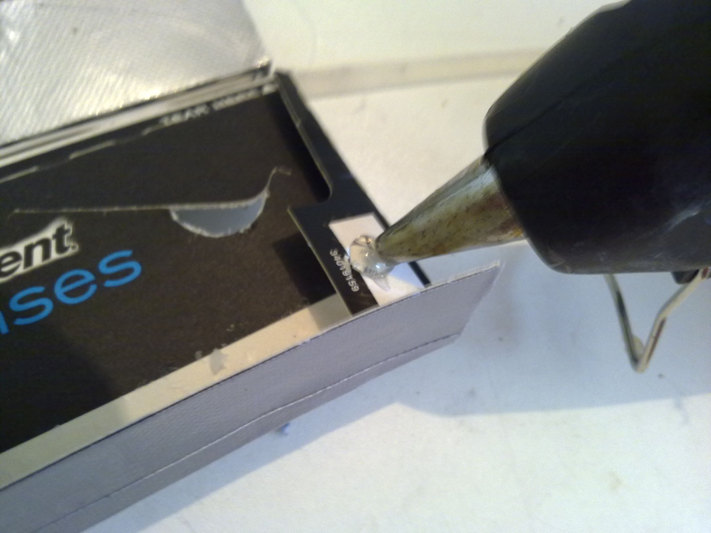 Wallet Made Â â with Chewing Gum Box : 5 Steps - Instructables