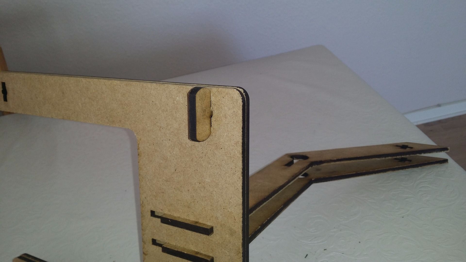 Lasercut Crane W. Automatic Hydraulics : 8 Steps - Instructables
