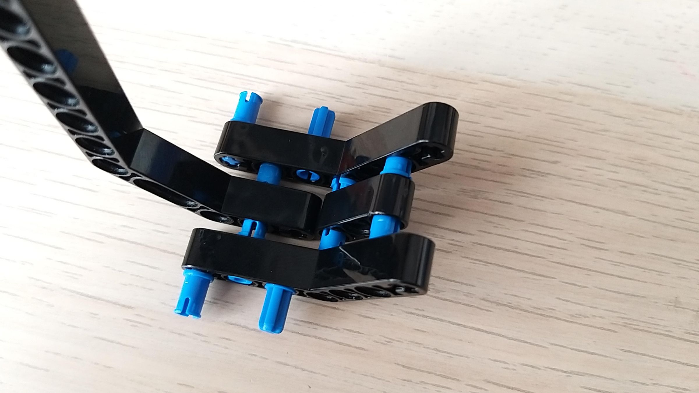 Lego Headphone Holder : 4 Steps - Instructables