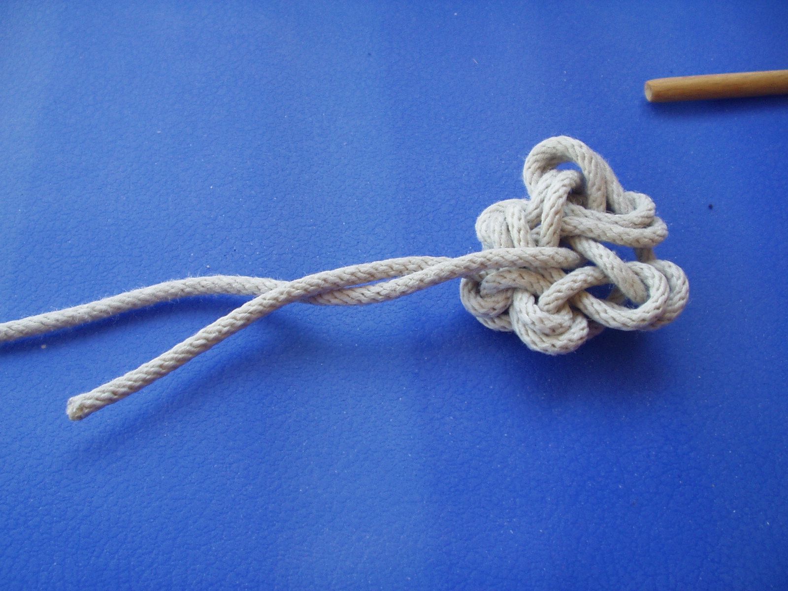 Single Strand Star Knot : 16 Steps - Instructables
