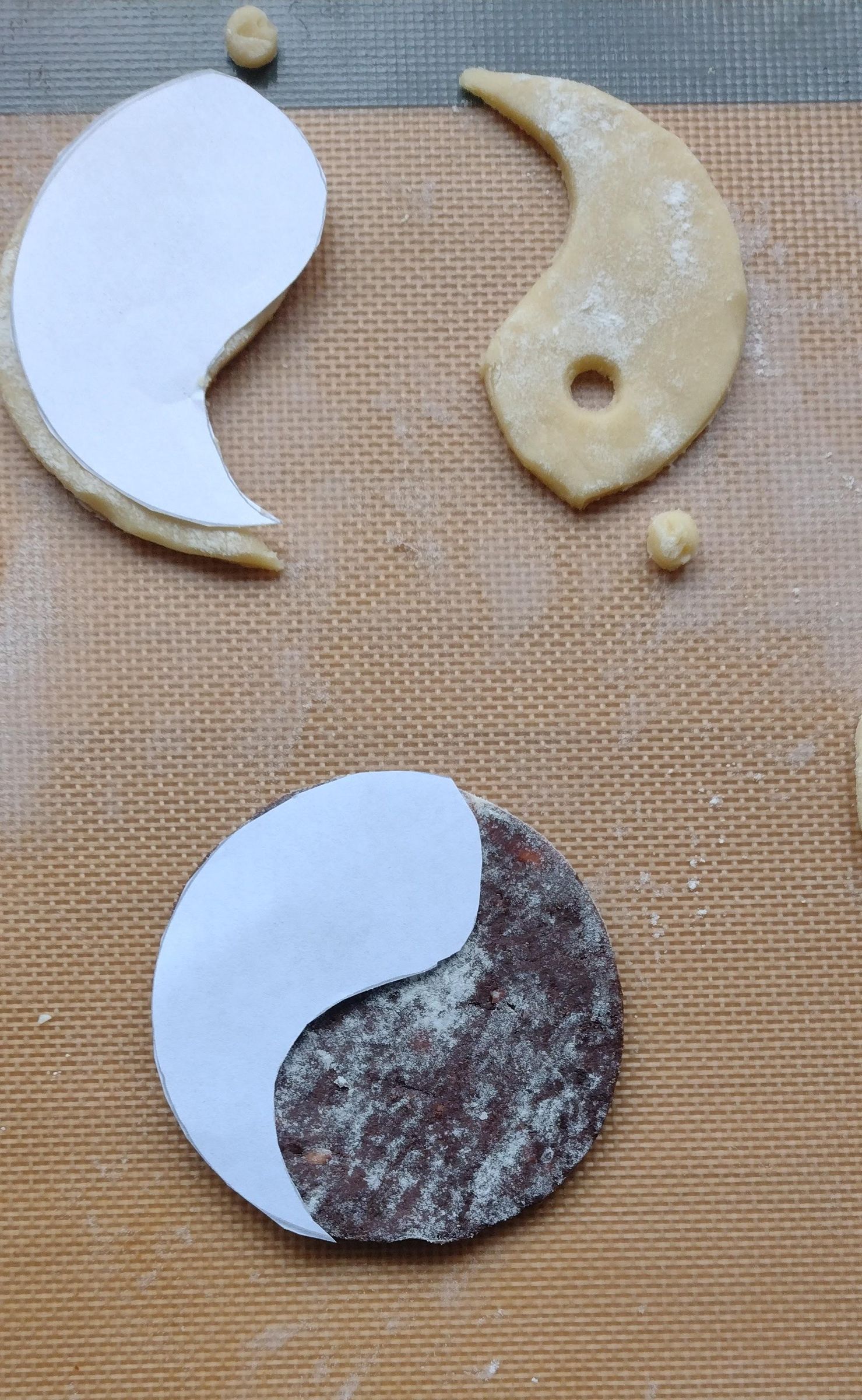 Yin and Yang Cookies : 6 Steps (with Pictures) - Instructables