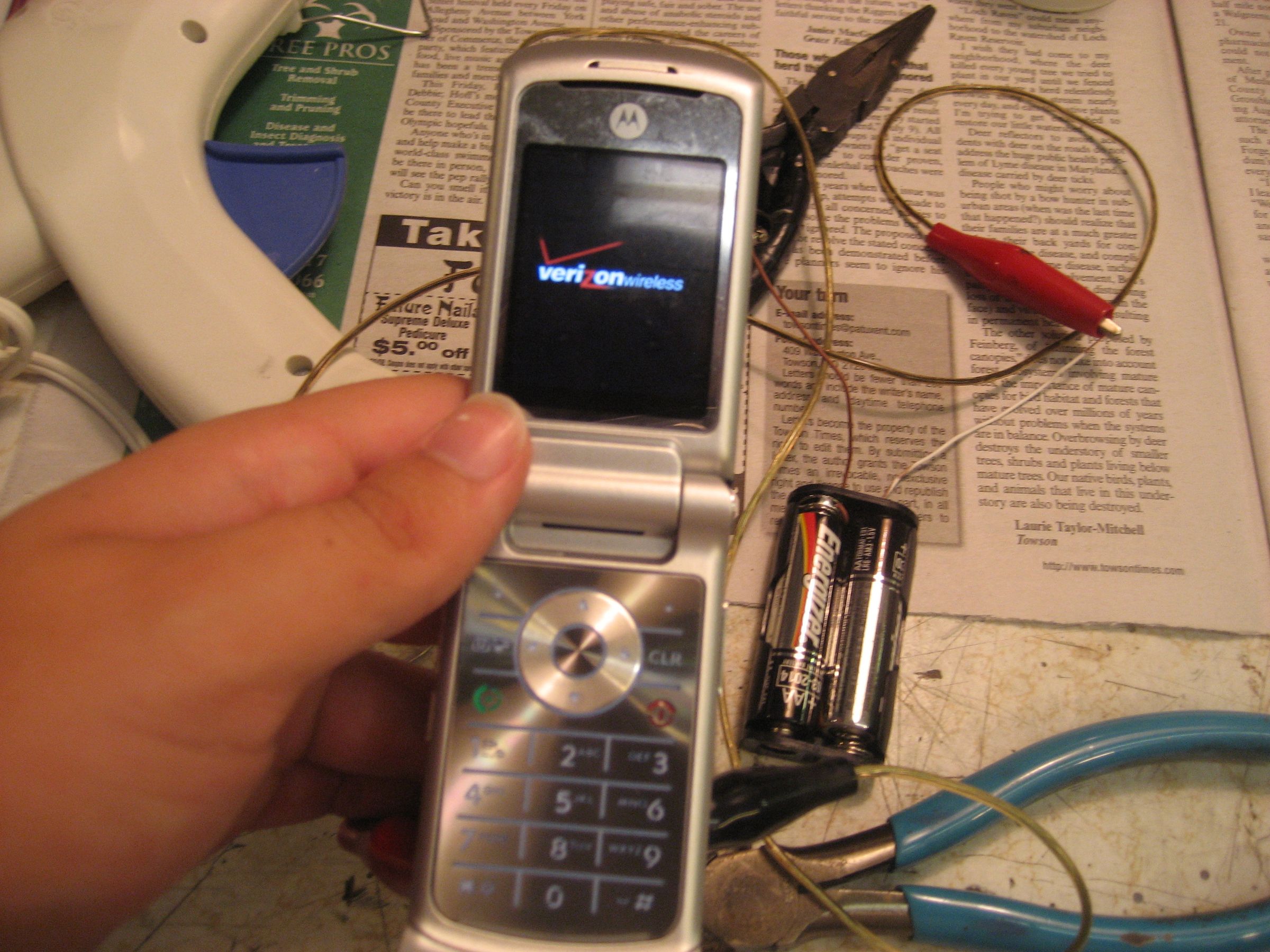 AA Battery Powered Cell Phone : 6 Steps (with Pictures) - Instructables