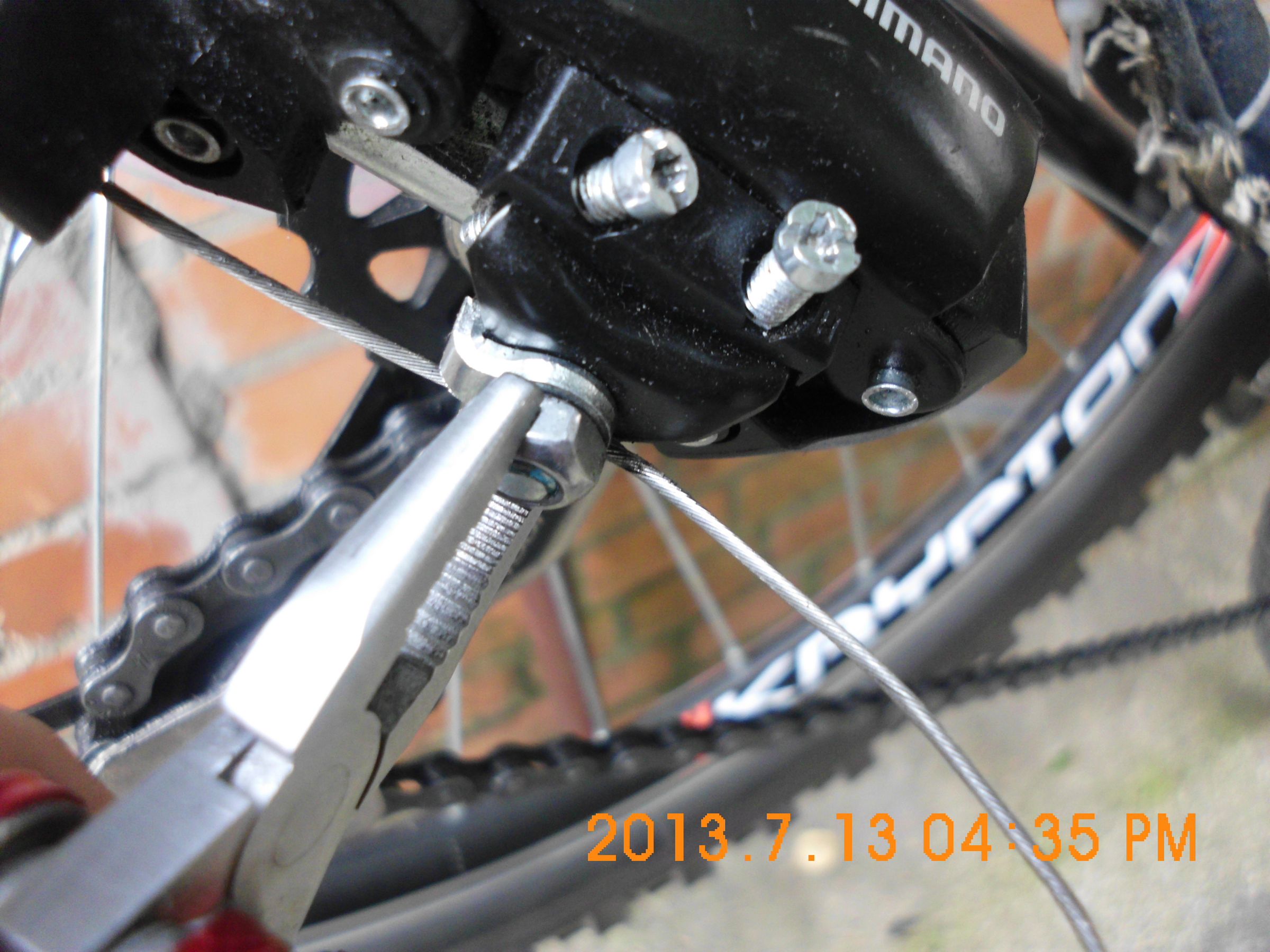 How to Tune Your Rear Derailleur : 4 Steps (with Pictures) - Instructables