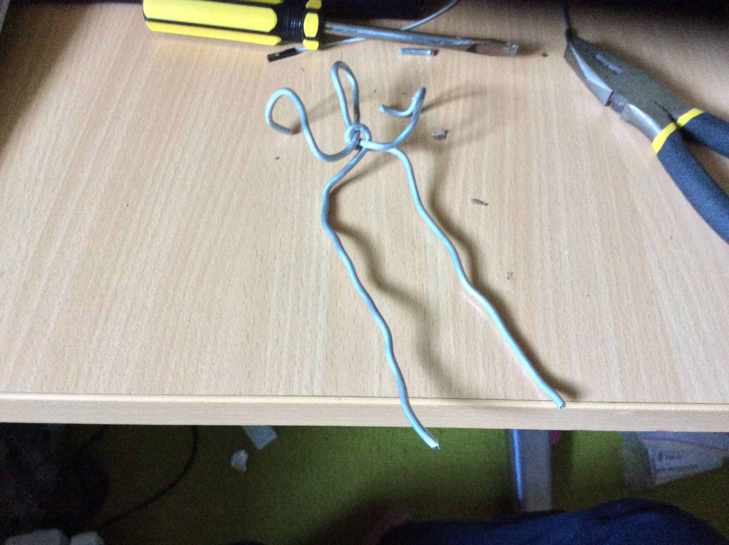 Wire Desk Figure : 3 Steps - Instructables