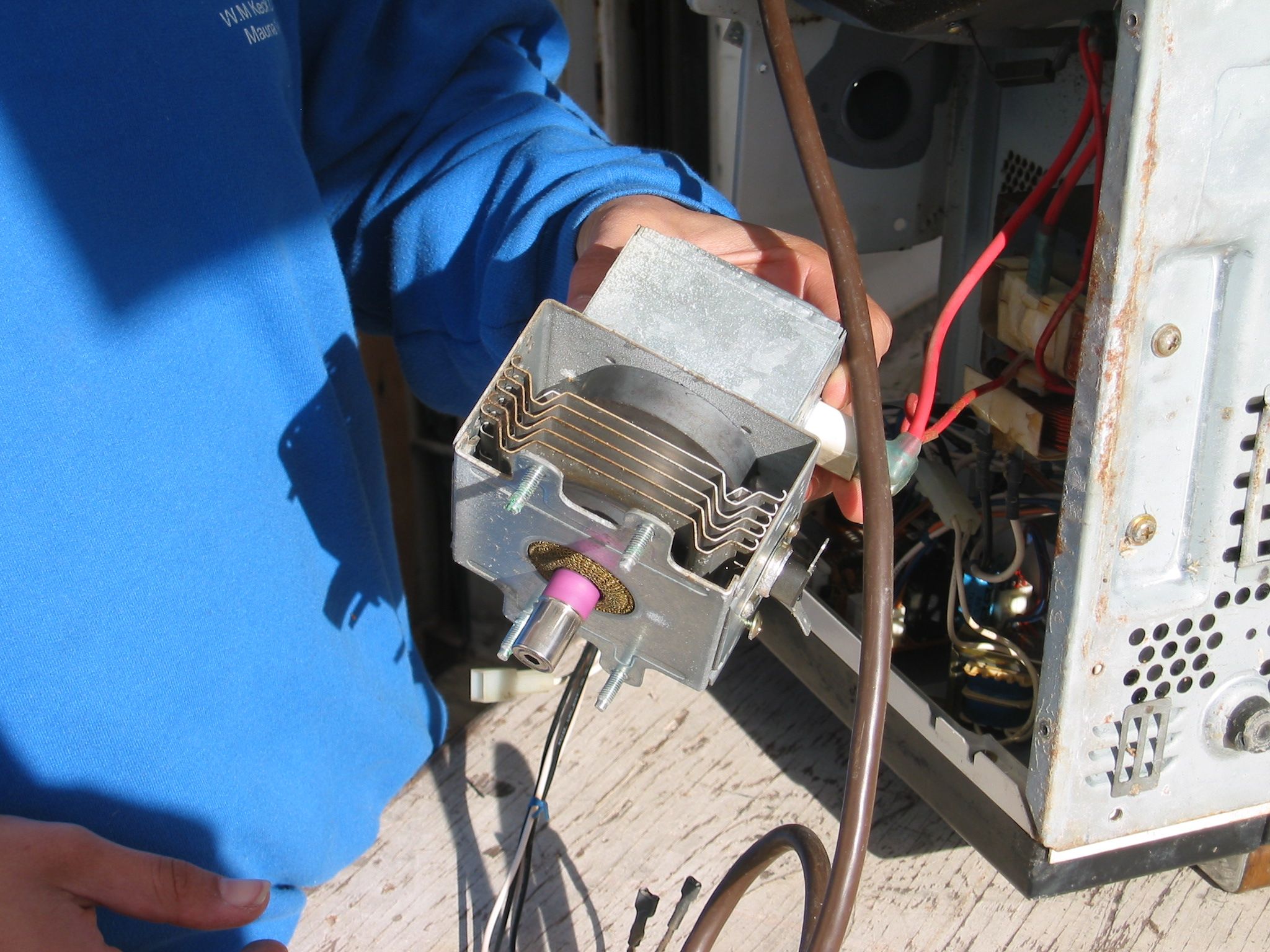 Build a Microwave Transformer Homemade Stick/Arc Welder : 12 Steps ...