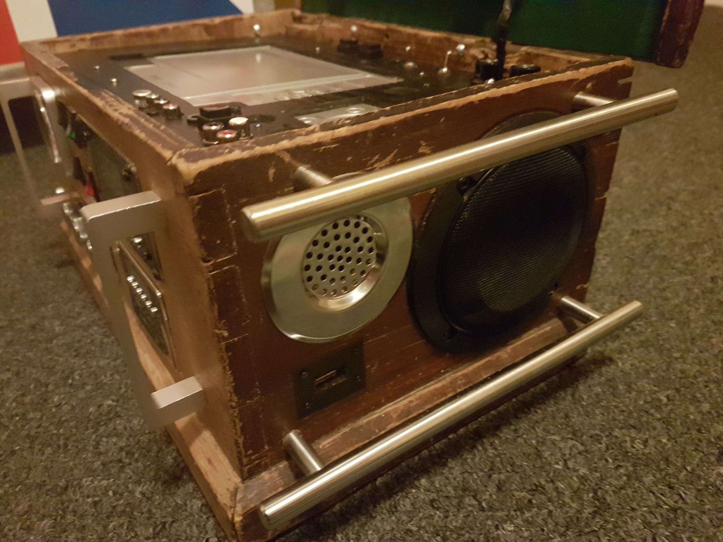 Portable Entertainment Center : 3 Steps - Instructables