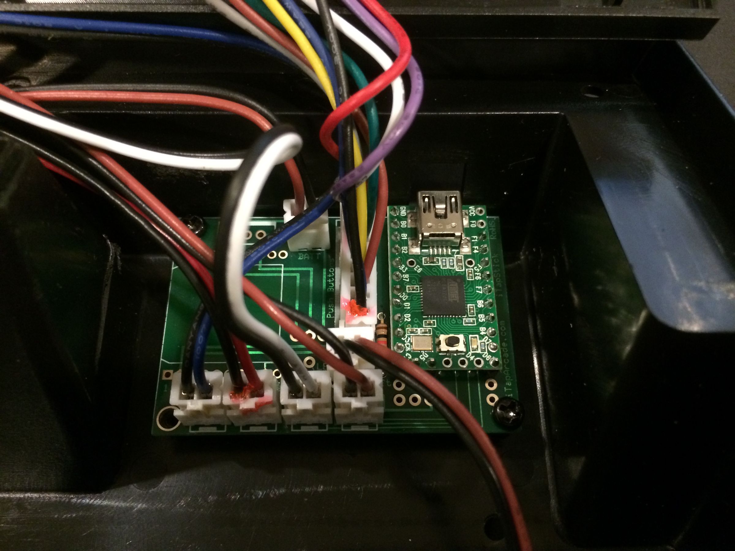 O-Cade: Portable OUYA Mini-Arcade Cabinet With Mobile Charging Station ...