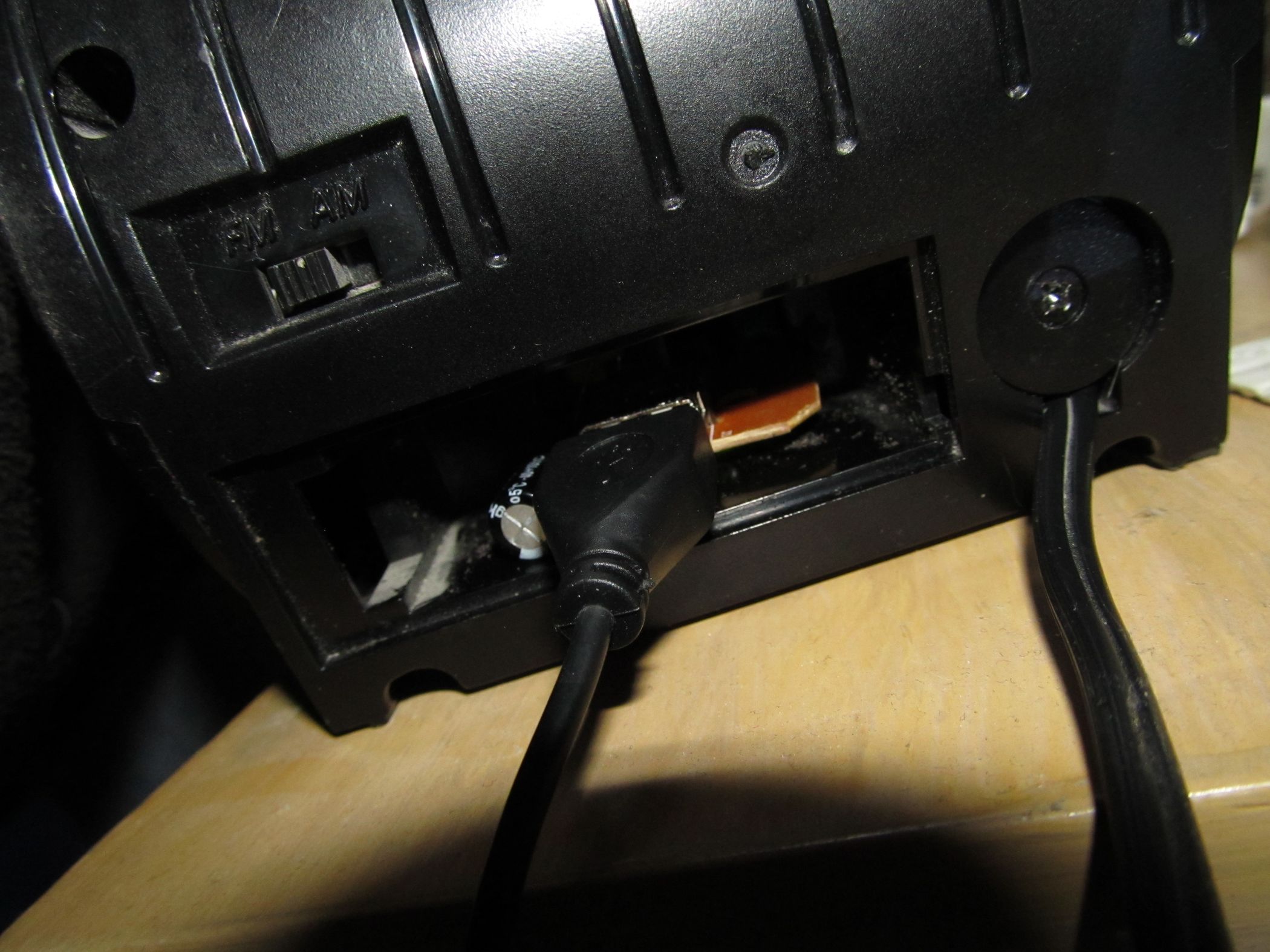 Add a USB Port to Your Clock Radio : 3 Steps - Instructables