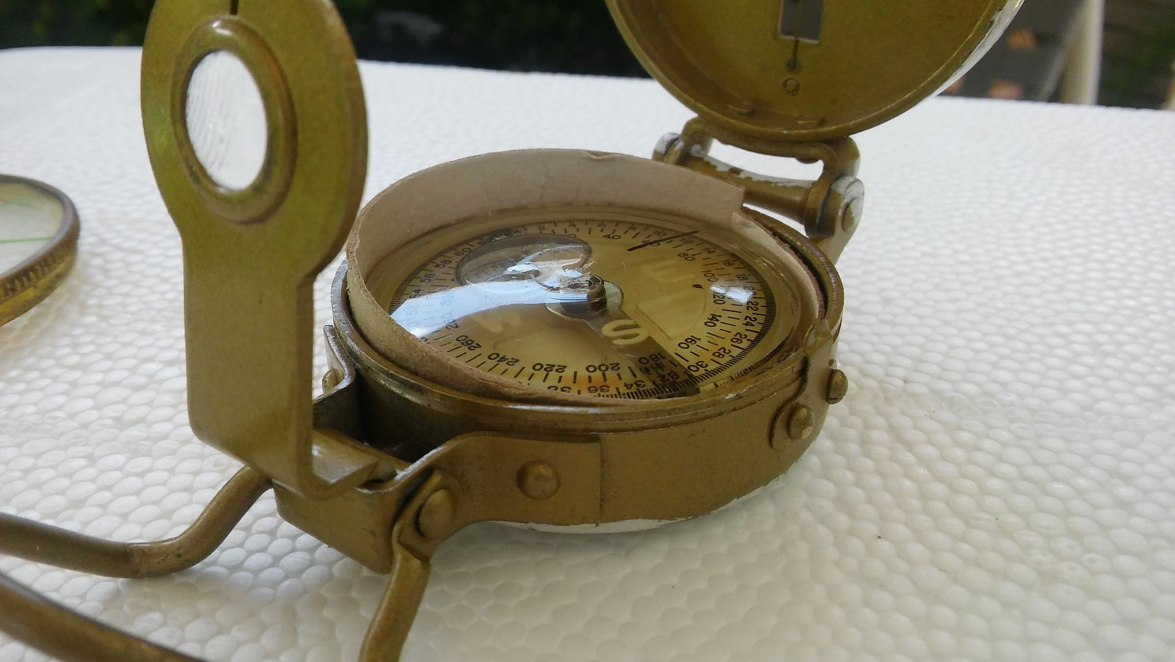 De-Bubbling a Compass : 8 Steps (with Pictures) - Instructables