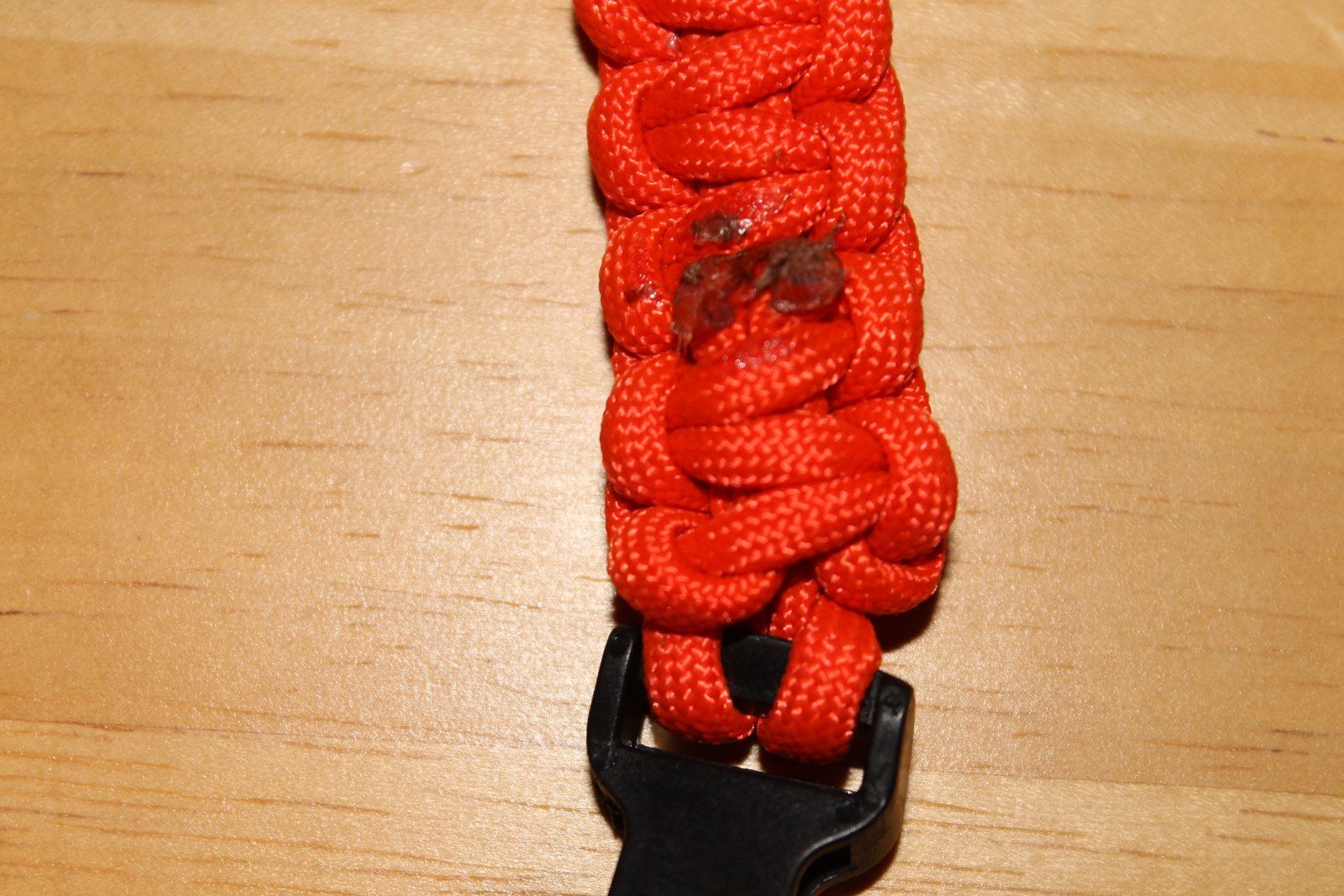 Solman Bar Paracord Braclet : 5 Steps - Instructables