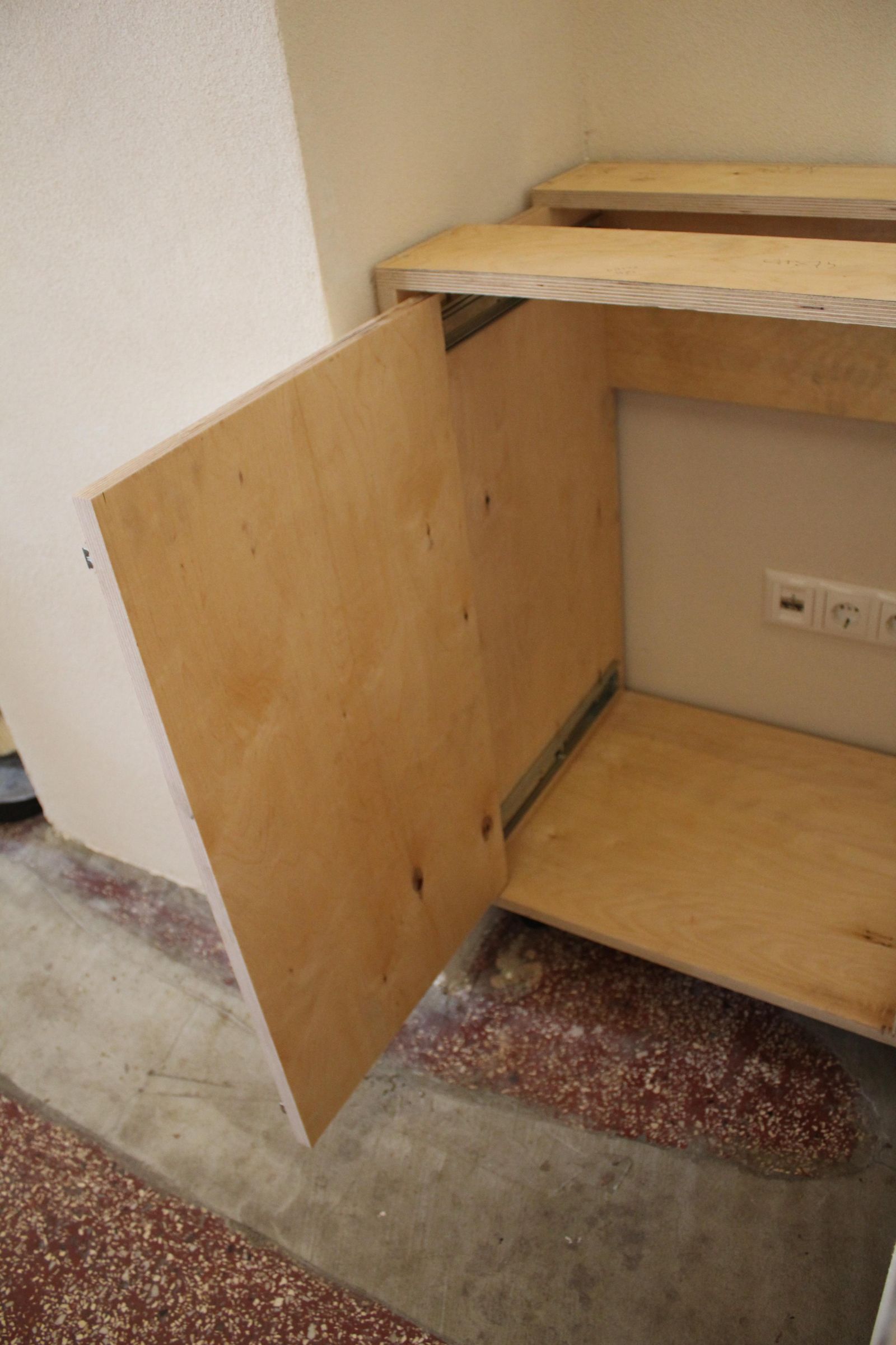 Kitchen With Many Cool Features : 11 Steps (with Pictures) - Instructables