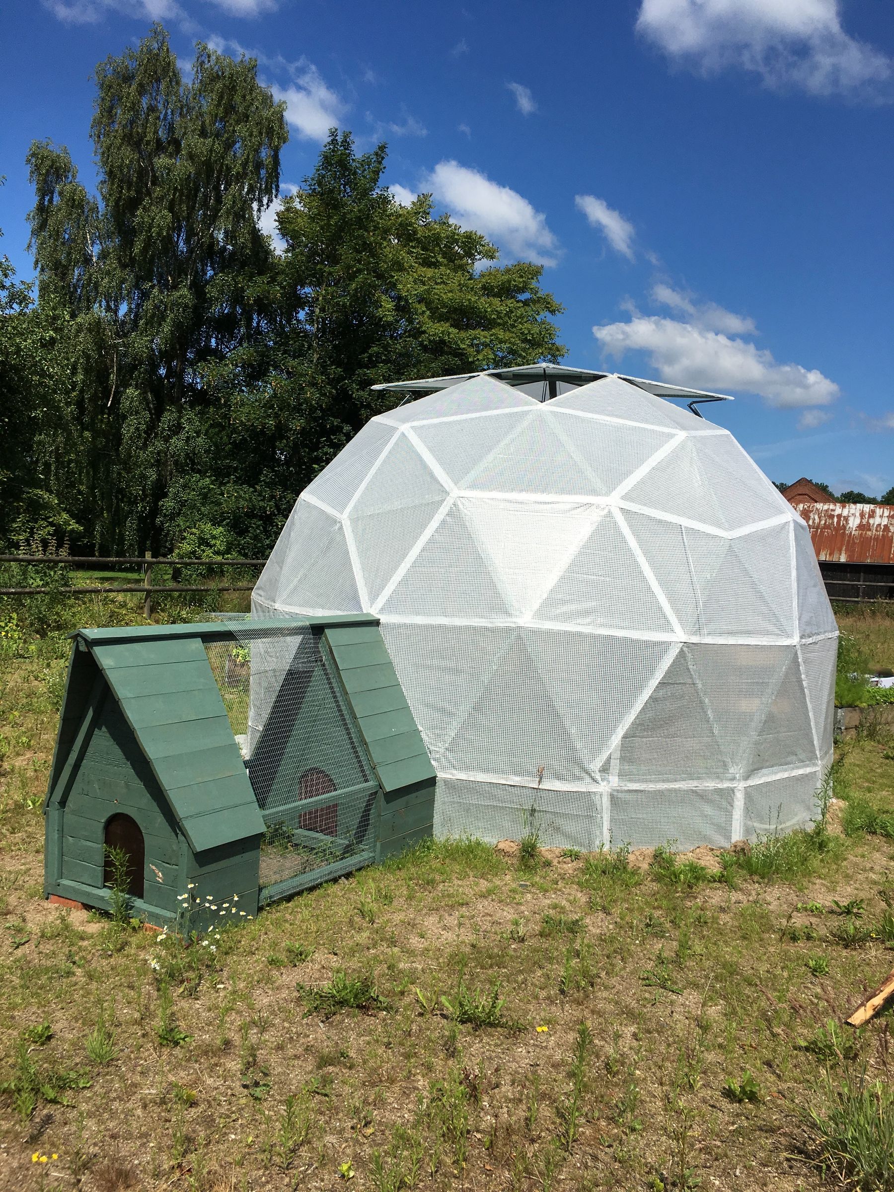 SELF-SUFFICIENT DOME : 19 Steps (with Pictures) - Instructables