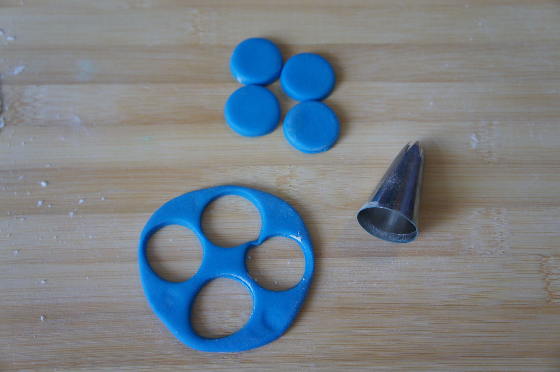 Edible Fondant Rings : 4 Steps (with Pictures) - Instructables