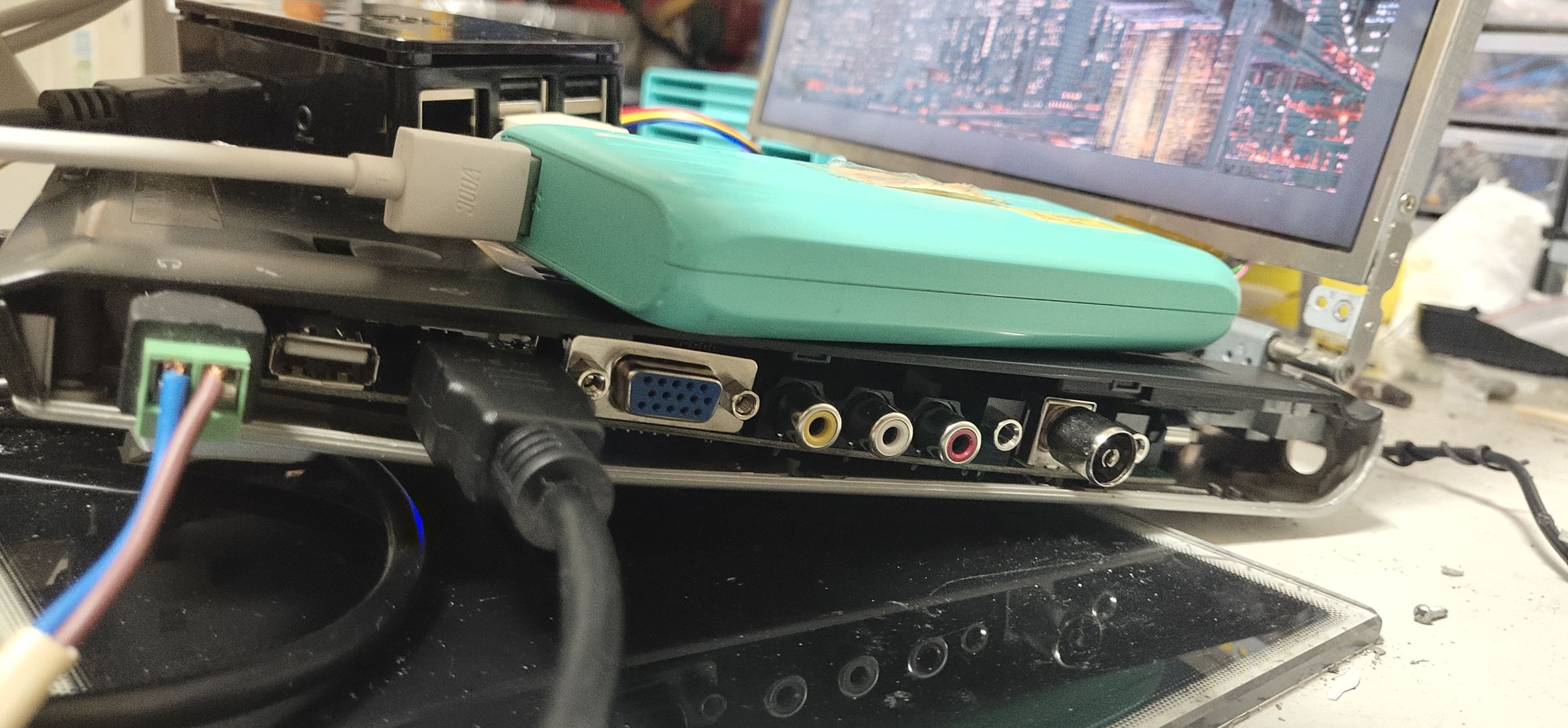 From Old Laptop to External Monitor With Digital TV : 6 Steps ...