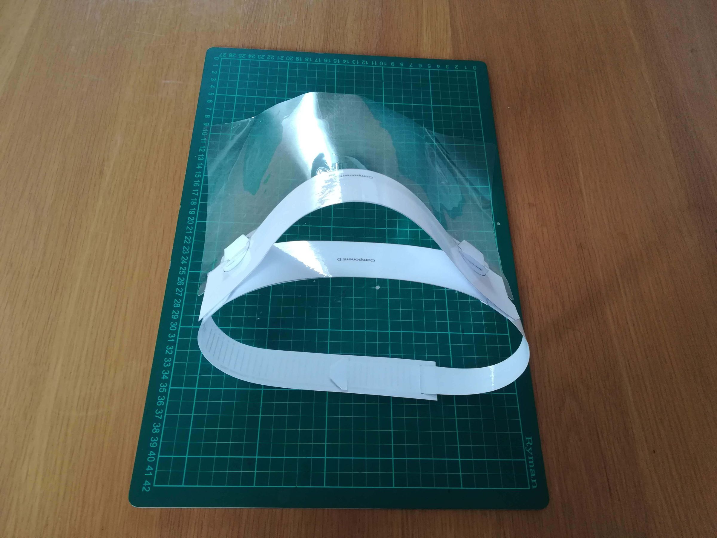DIY Face Shield - Emergency PPE Made Using an A4 Printer and Laminator ...