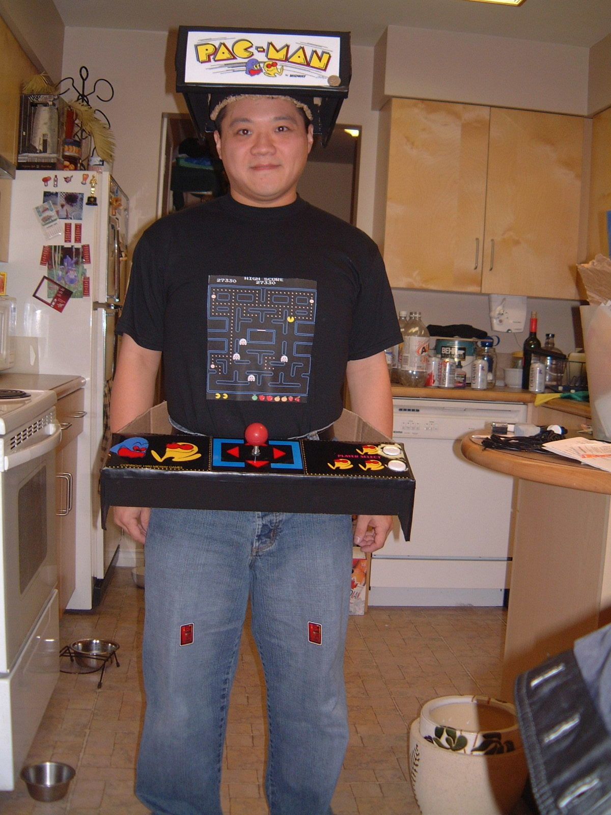 Pac-Man Arcade Machine Costume : 3 Steps - Instructables