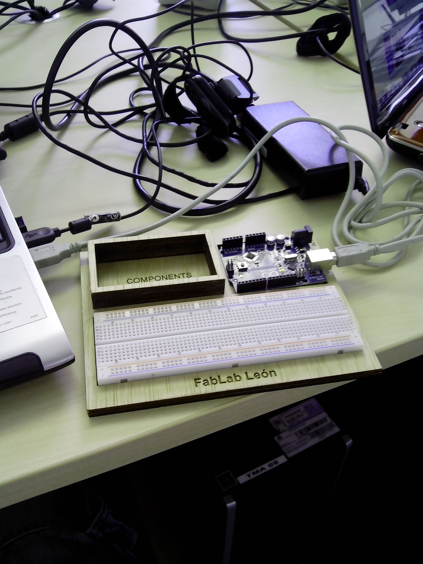 How to Connect Arduino to a PC Through the Serial Port - Instructables