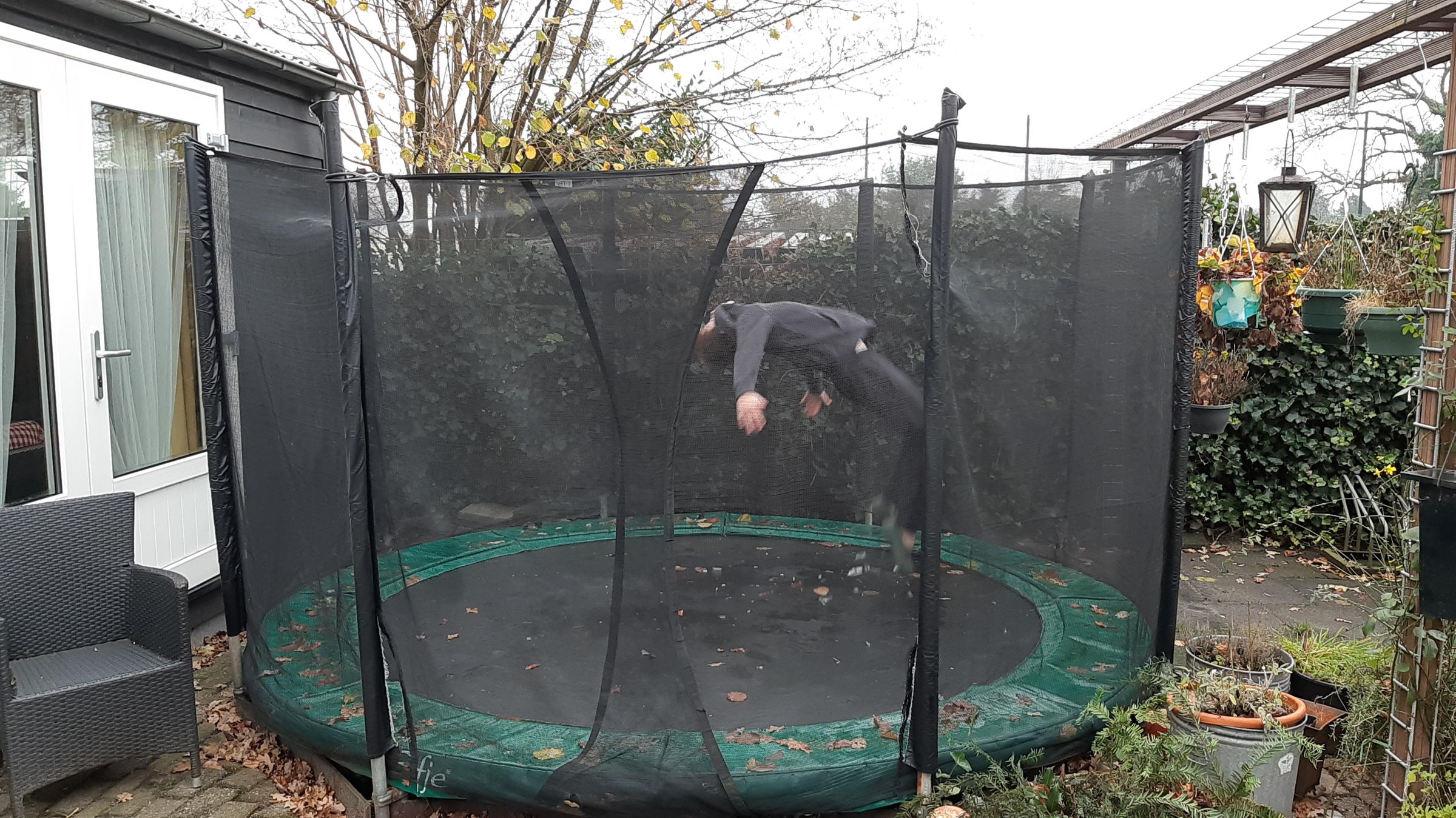 How to Do a Backflip : 7 Steps - Instructables