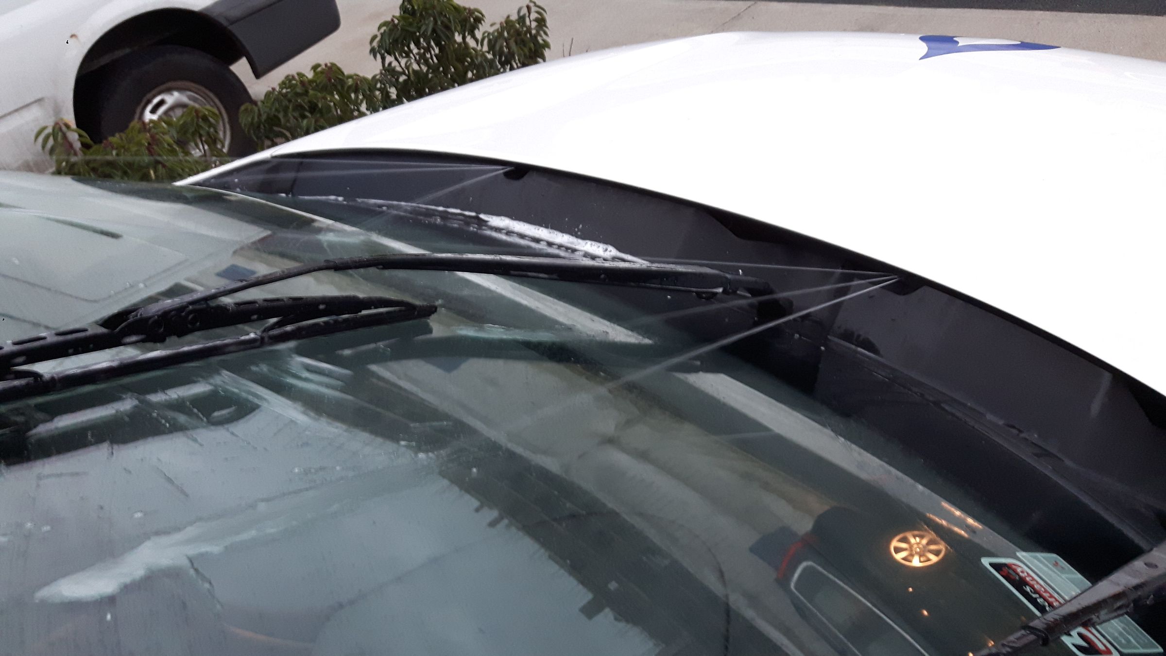 Clean and Realign Windscreen Washer : 5 Steps (with Pictures ...