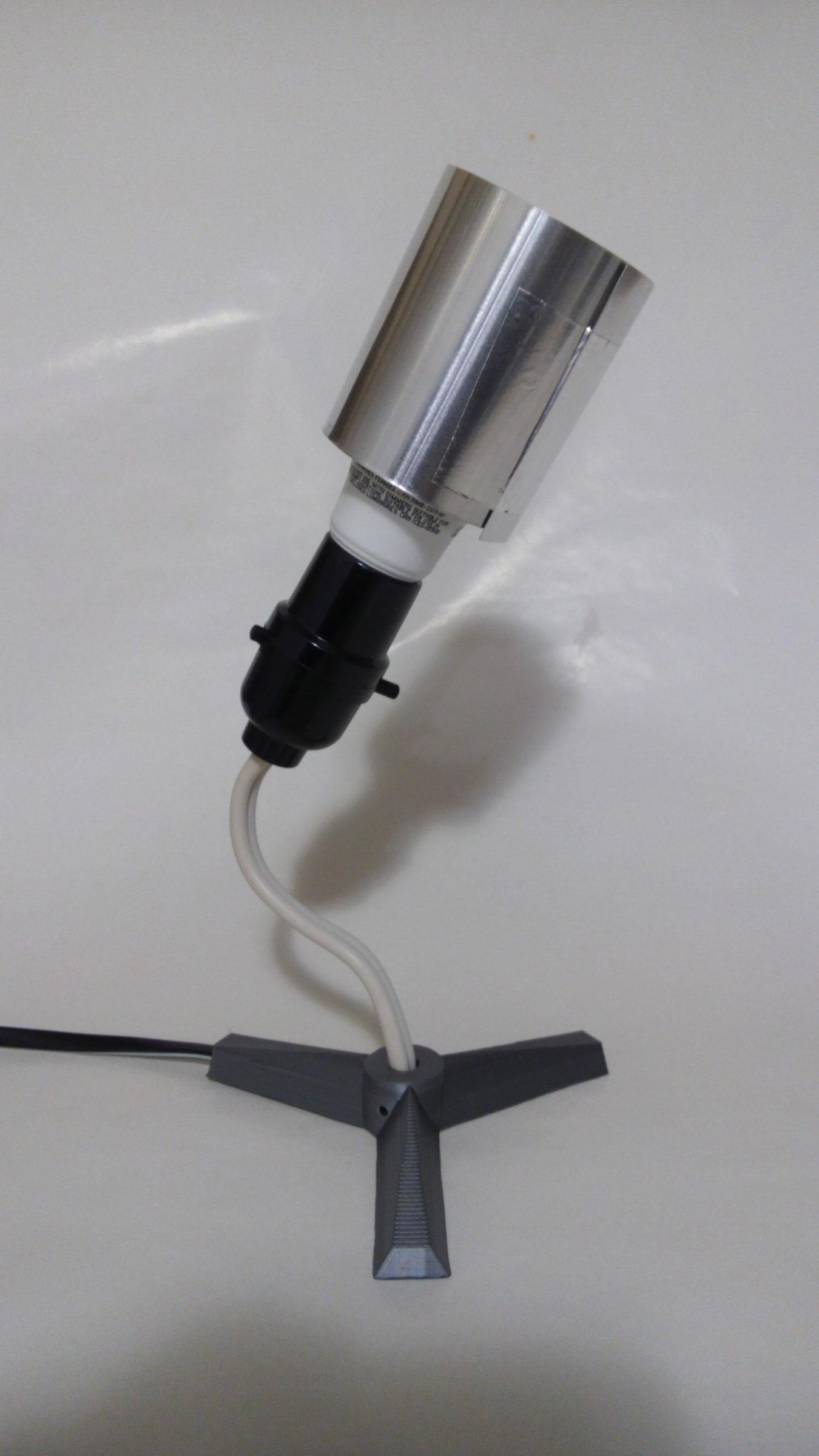 ~ Easy Articulating Convertable Spot/Flood Light Lamp ~ : 3 Steps (with ...