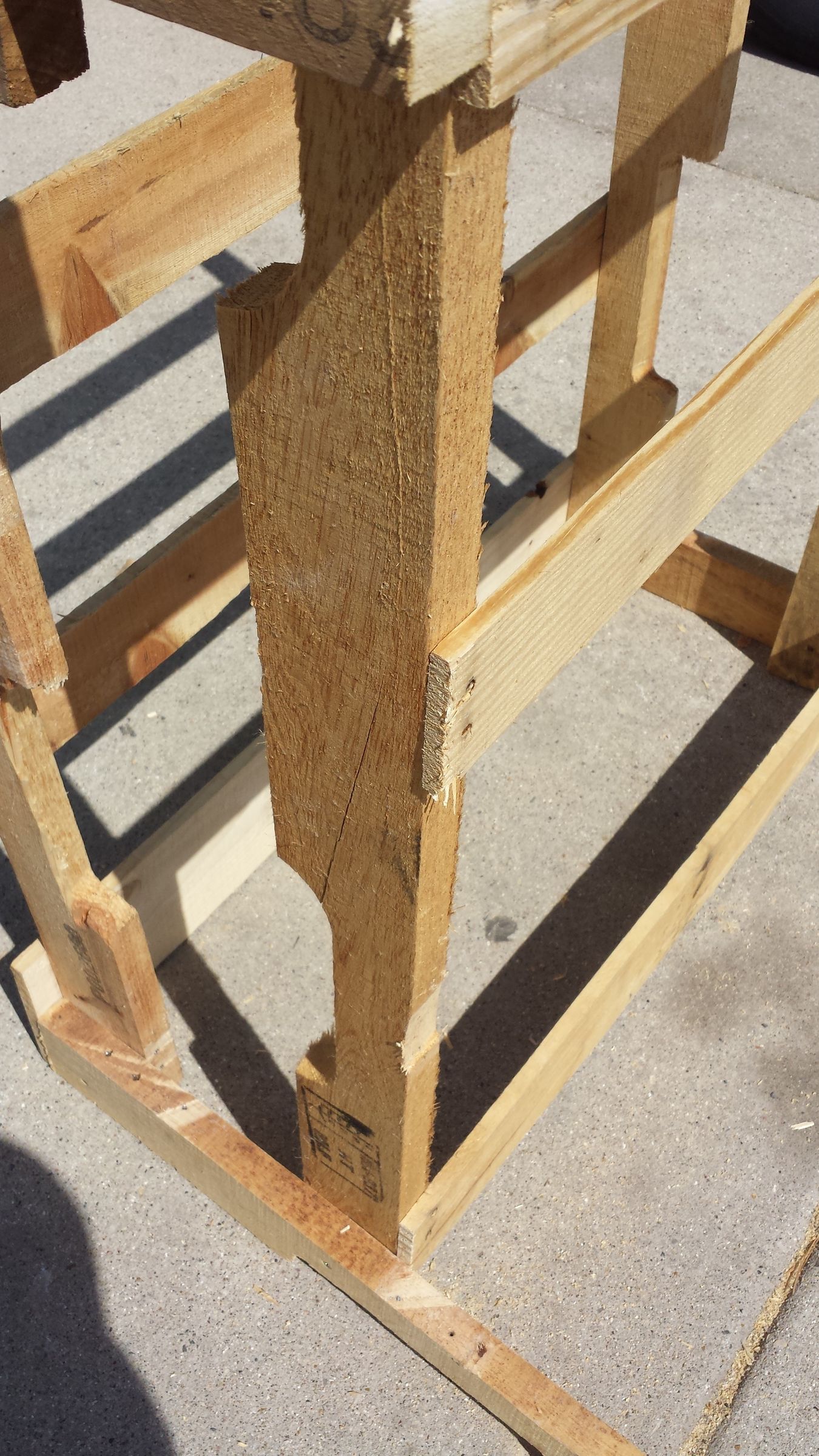 The P.A.L.L.E.T. (Pallet and Loose Lumber Enclosure Tower) : 4 Steps ...