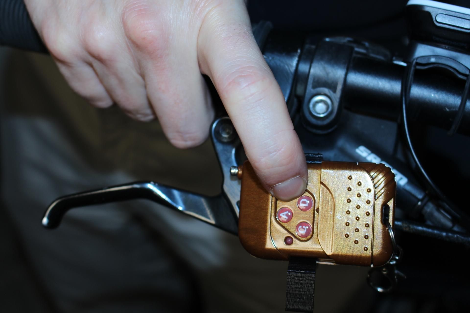Brake Light and Turn Signals for Backpacks : 7 Steps - Instructables