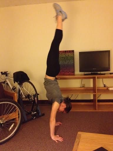 How to Do a Handstand : 11 Steps - Instructables