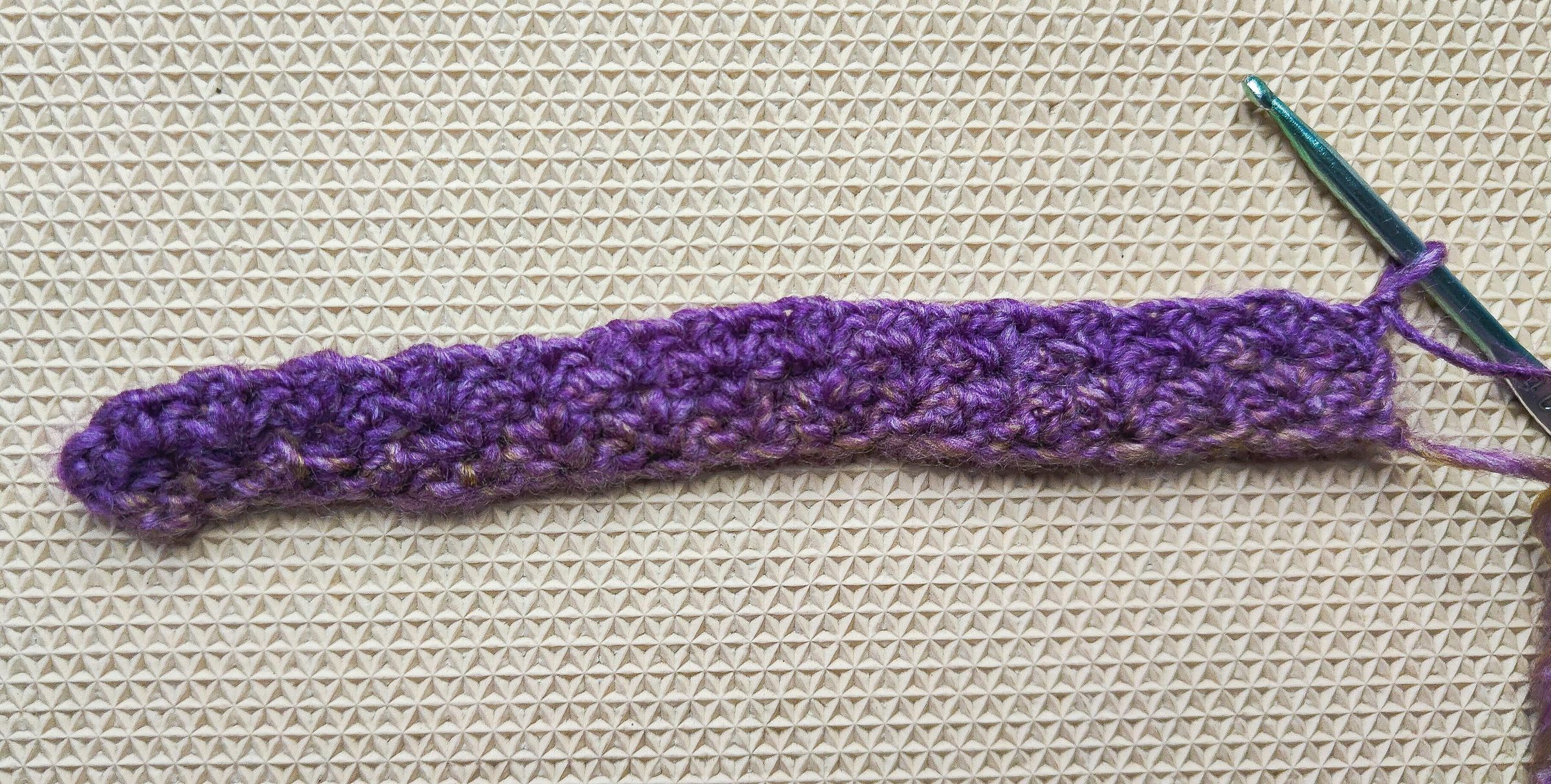 Easy Crochet Scarf With Spider Stitch One Row Repeat Pattern : 5 Steps ...