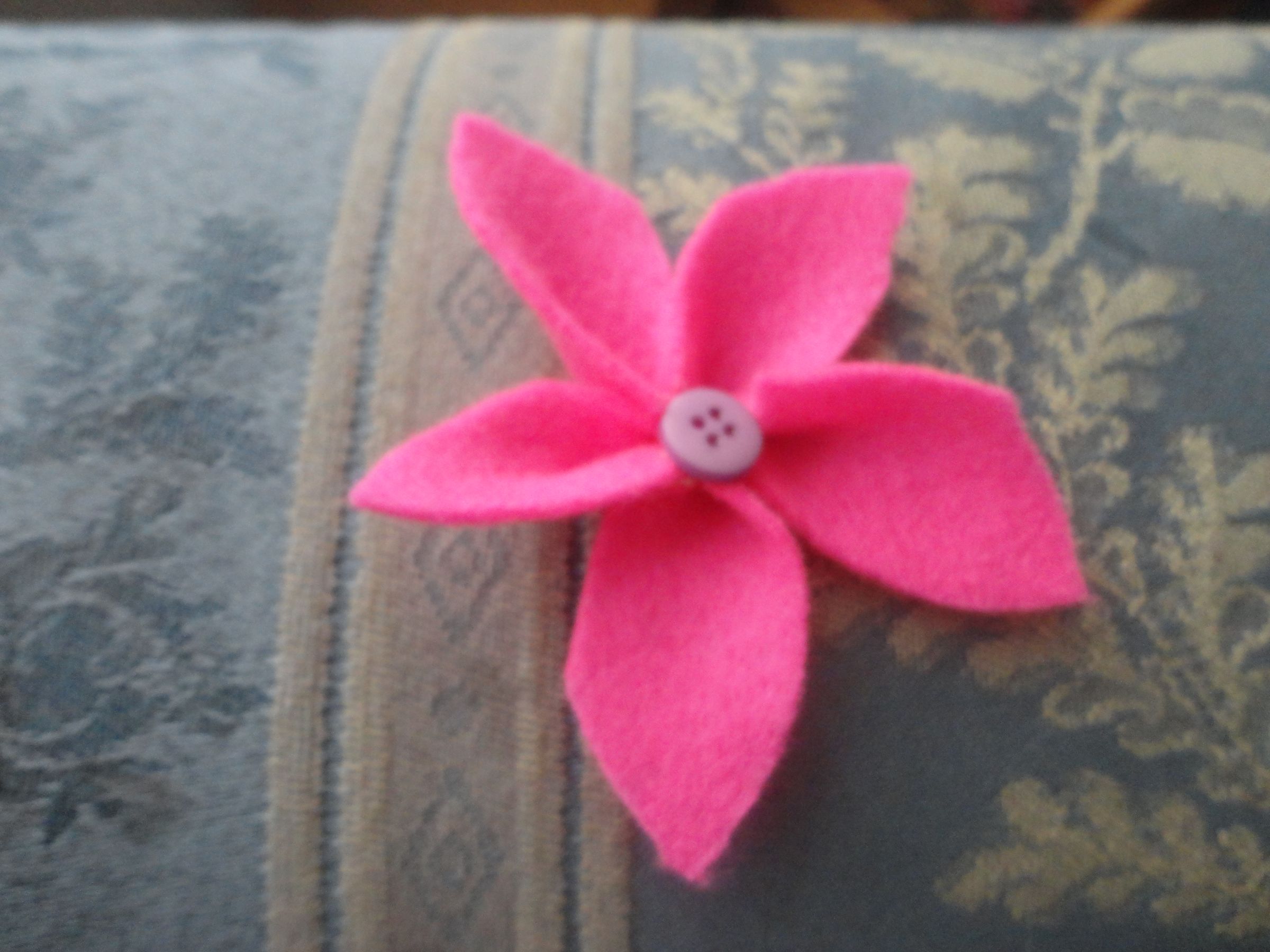Felt Flowers : 4 Steps - Instructables