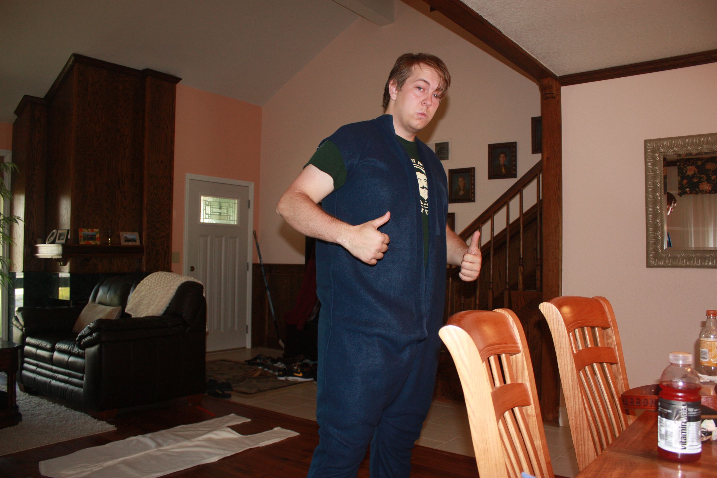 "Snuggie" Character Costume : 19 Steps (with Pictures) - Instructables