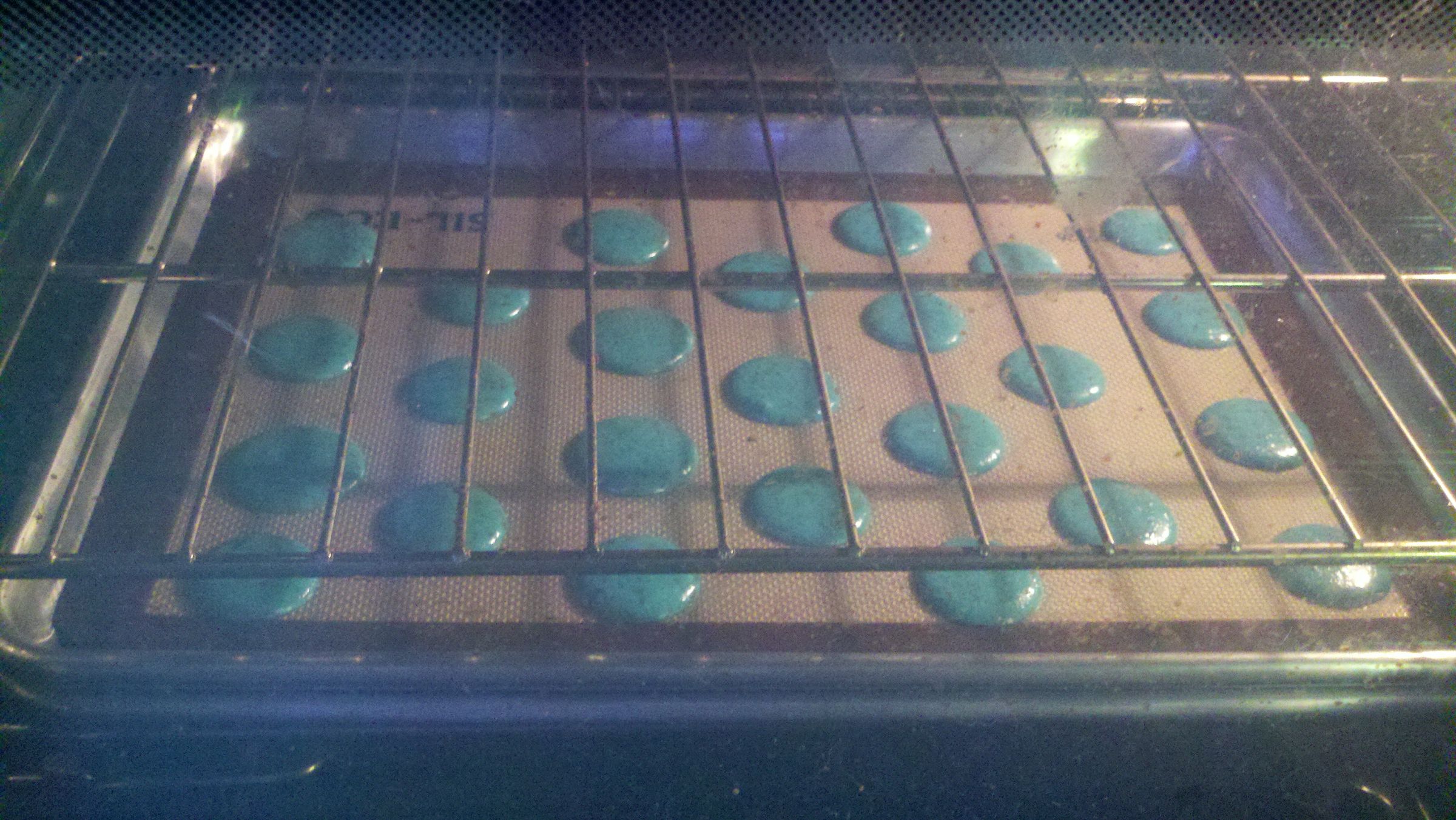 Mini Macarons : 10 Steps (with Pictures) - Instructables