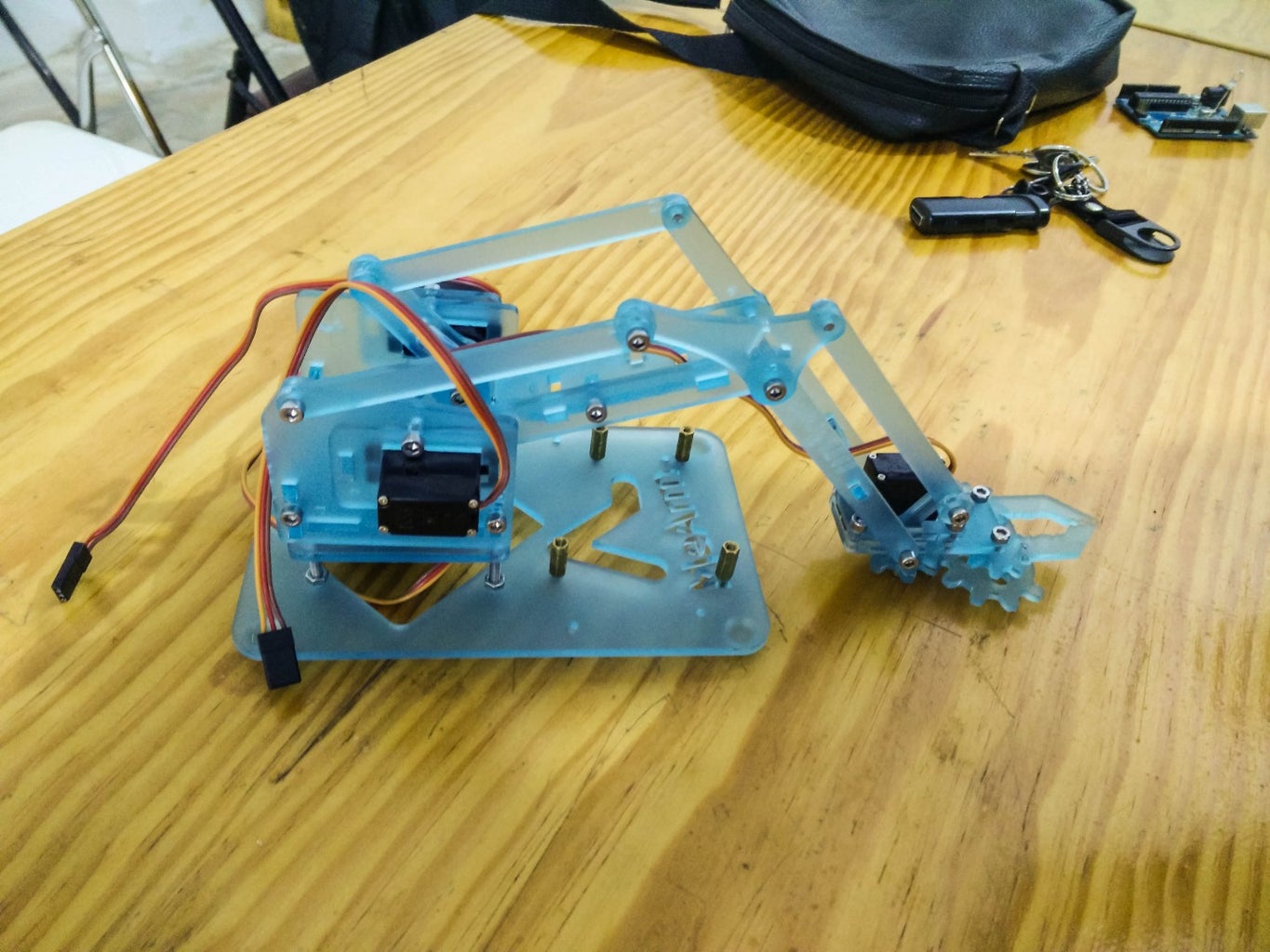 Controlling A Robotic Arm Using Arduino 1sheeld And An Android Smart 3177