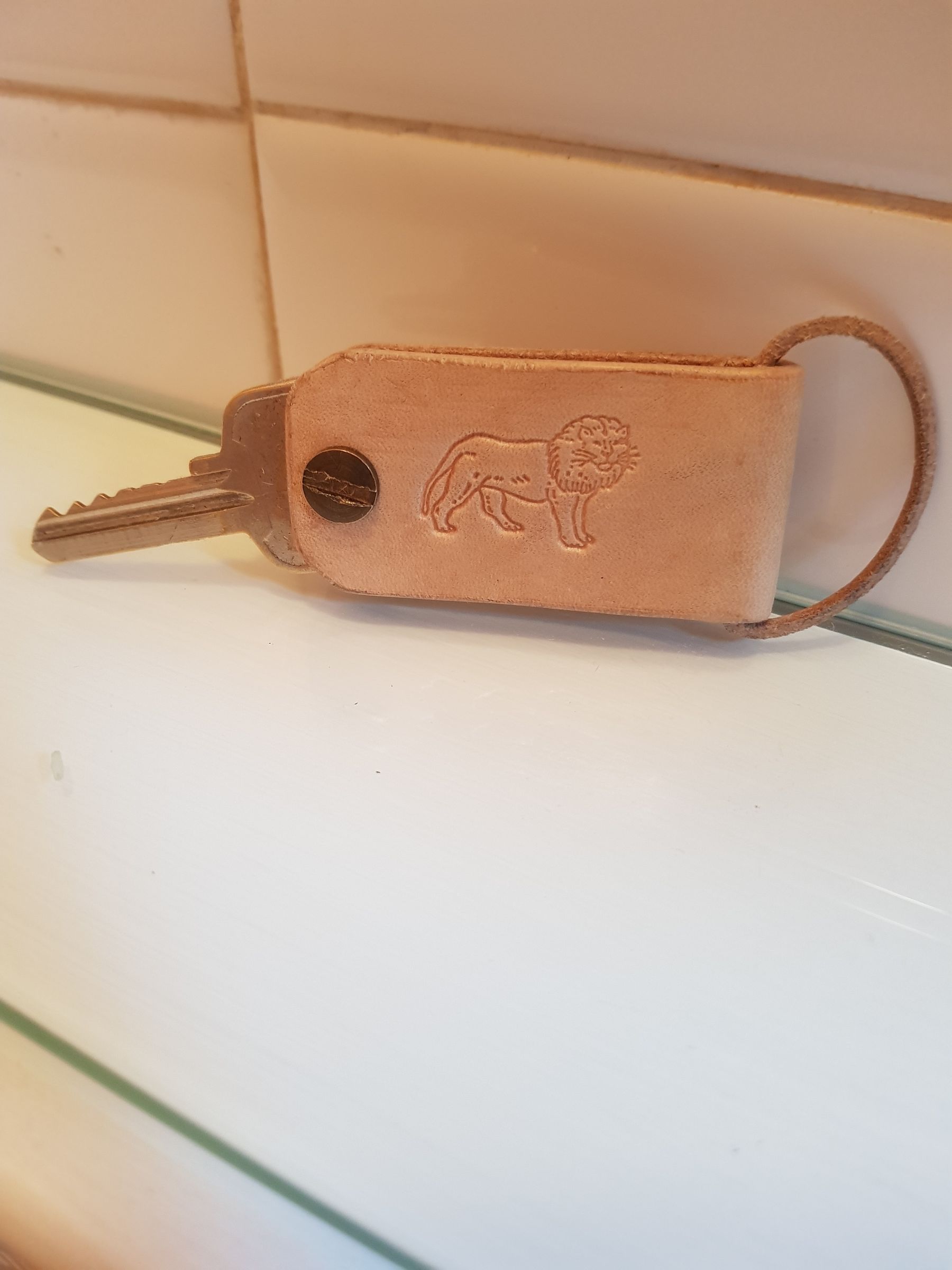 Making a Swivel Key Ring / Key Fob for Less Than $5 : 6 Steps (with ...