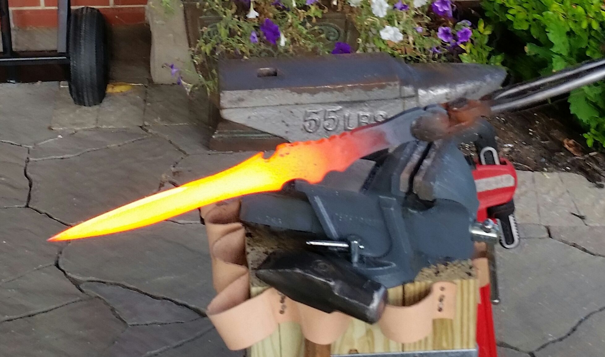 RE4 Krauser Knife : 11 Steps - Instructables