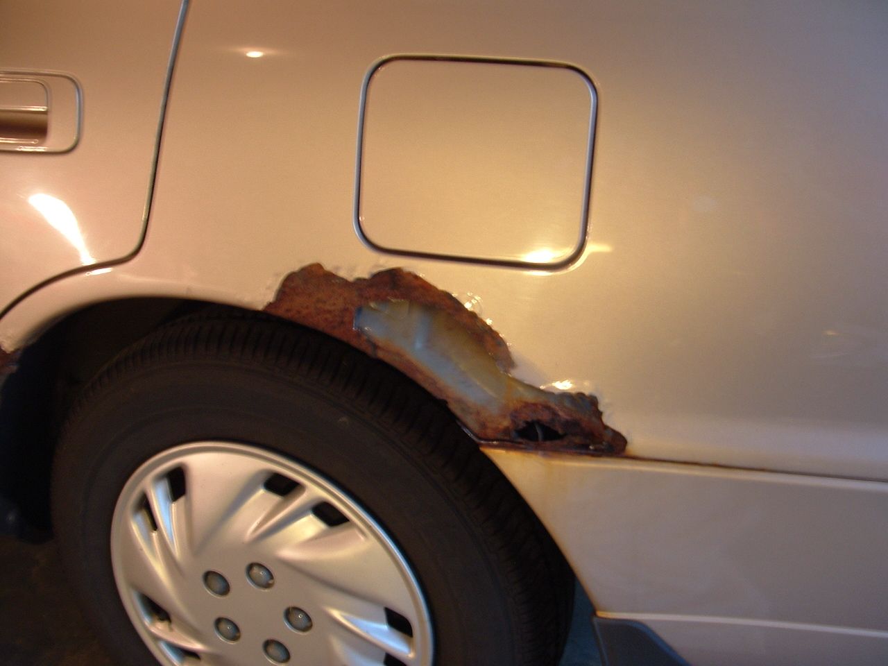 How to Fix Rust Around Your Wheel Wells : 8 Steps (with Pictures ...