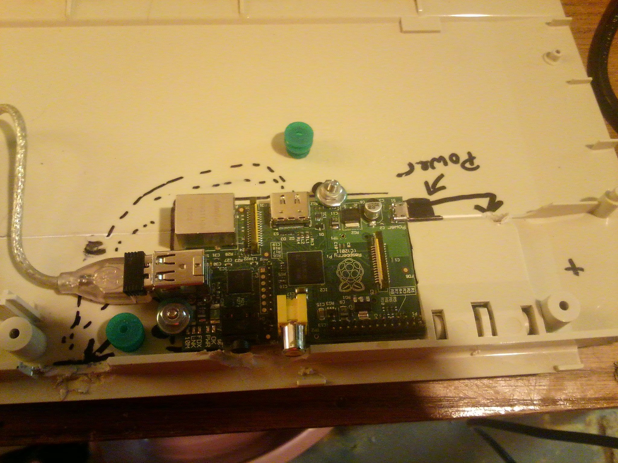 Turn a Keyboard Into a Raspberry Pi Case for Around $20 or Less. : 18 ...