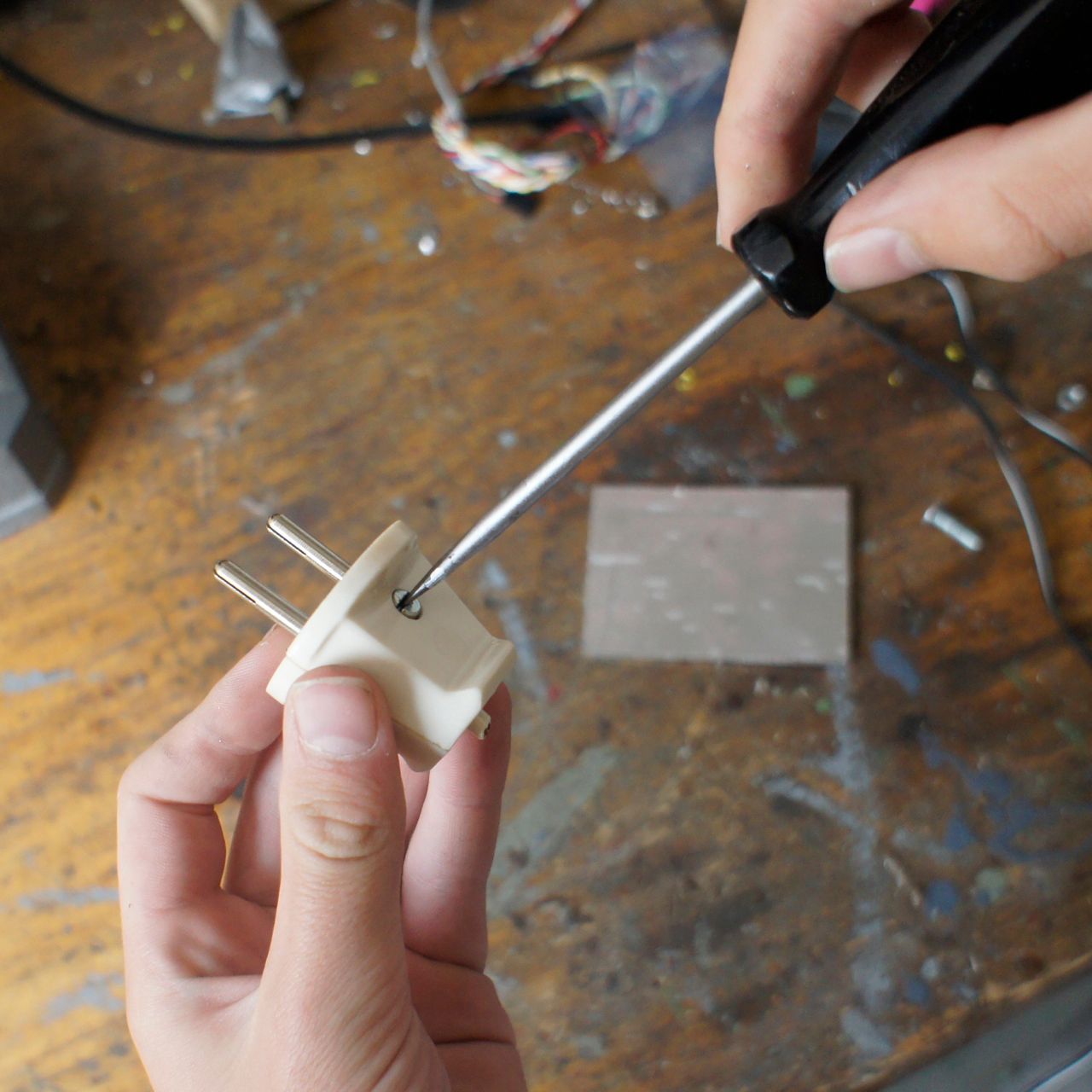 Outlet Peg (coat Hanger) : 5 Steps (with Pictures) - Instructables