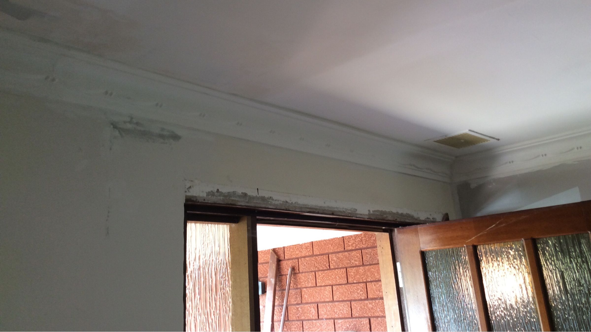 Try Your Hand at Installing Cornice : 5 Steps (with Pictures ...