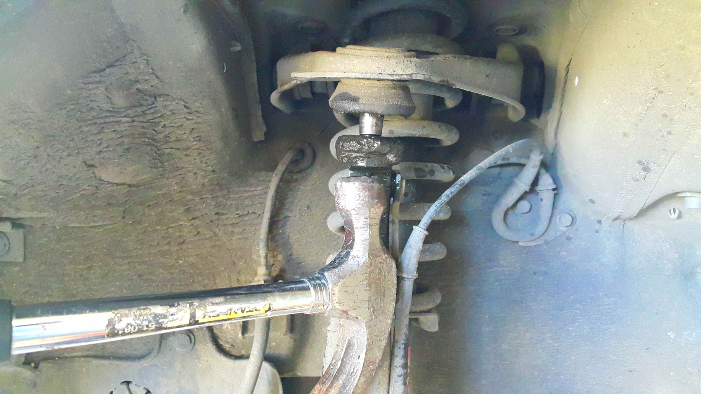 Replacing Upper Control Arms (Honda Civic 1999 D15B). : 4 Steps ...