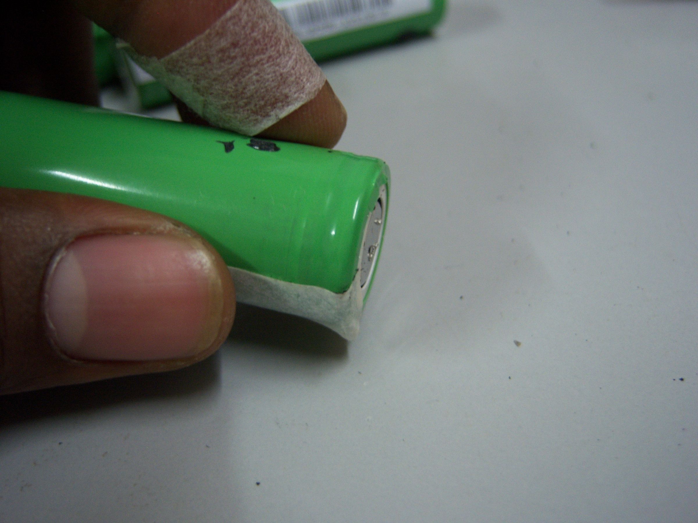 Salvage Lithium Ion Batteries From Laptop Batteries : 5 Steps ...