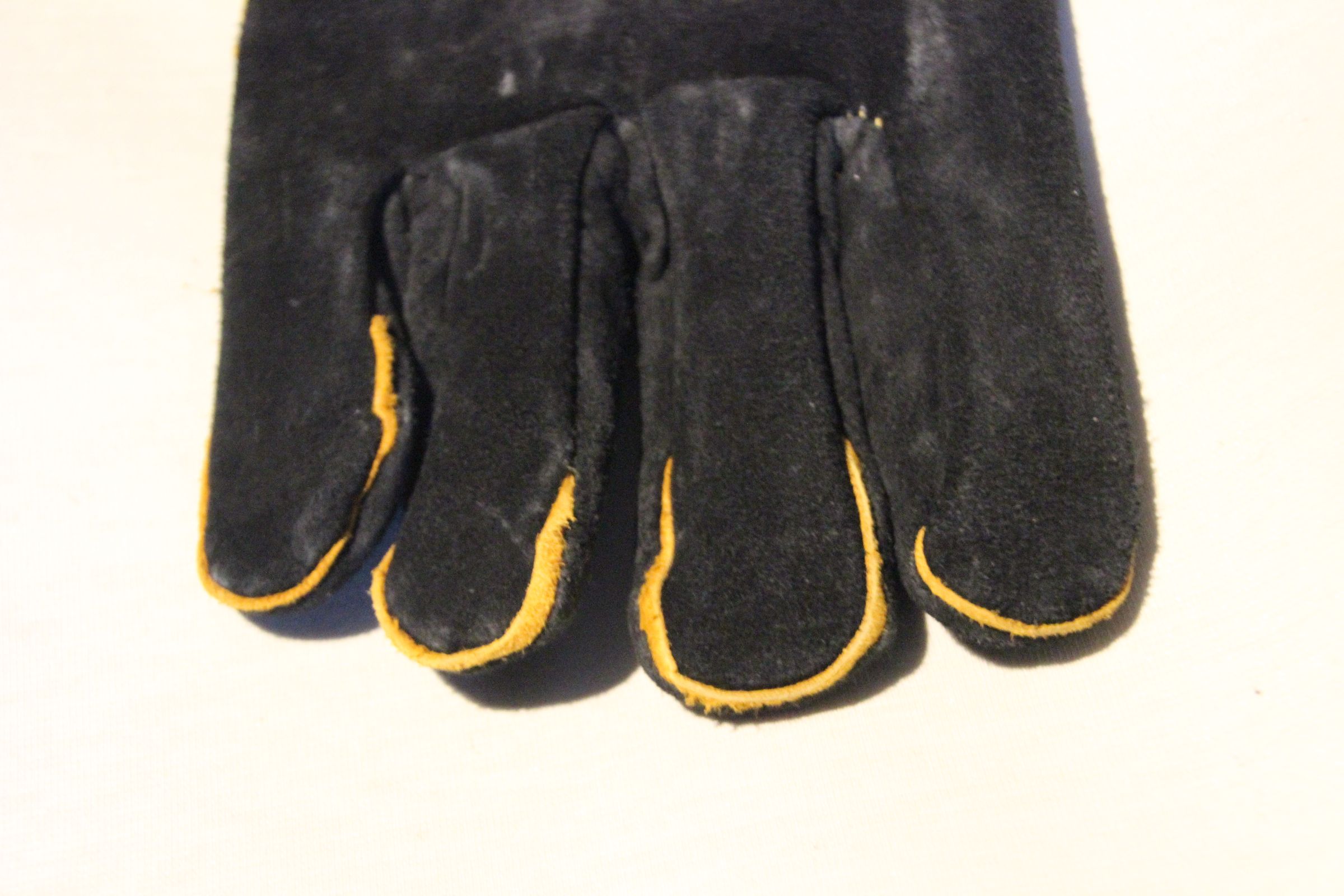 Ring Wraith Gauntlets : 9 Steps (with Pictures) - Instructables