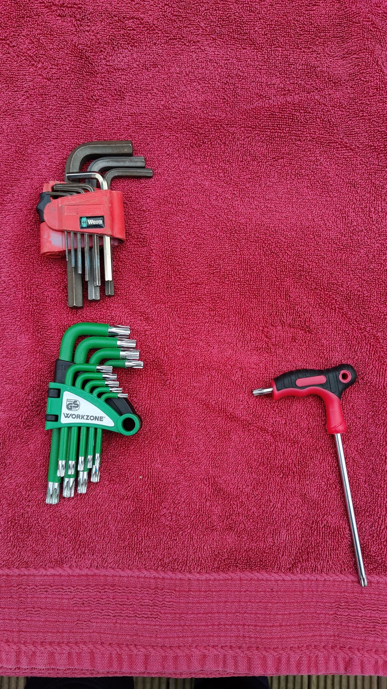 BMW Windscreen Extension : 5 Steps - Instructables