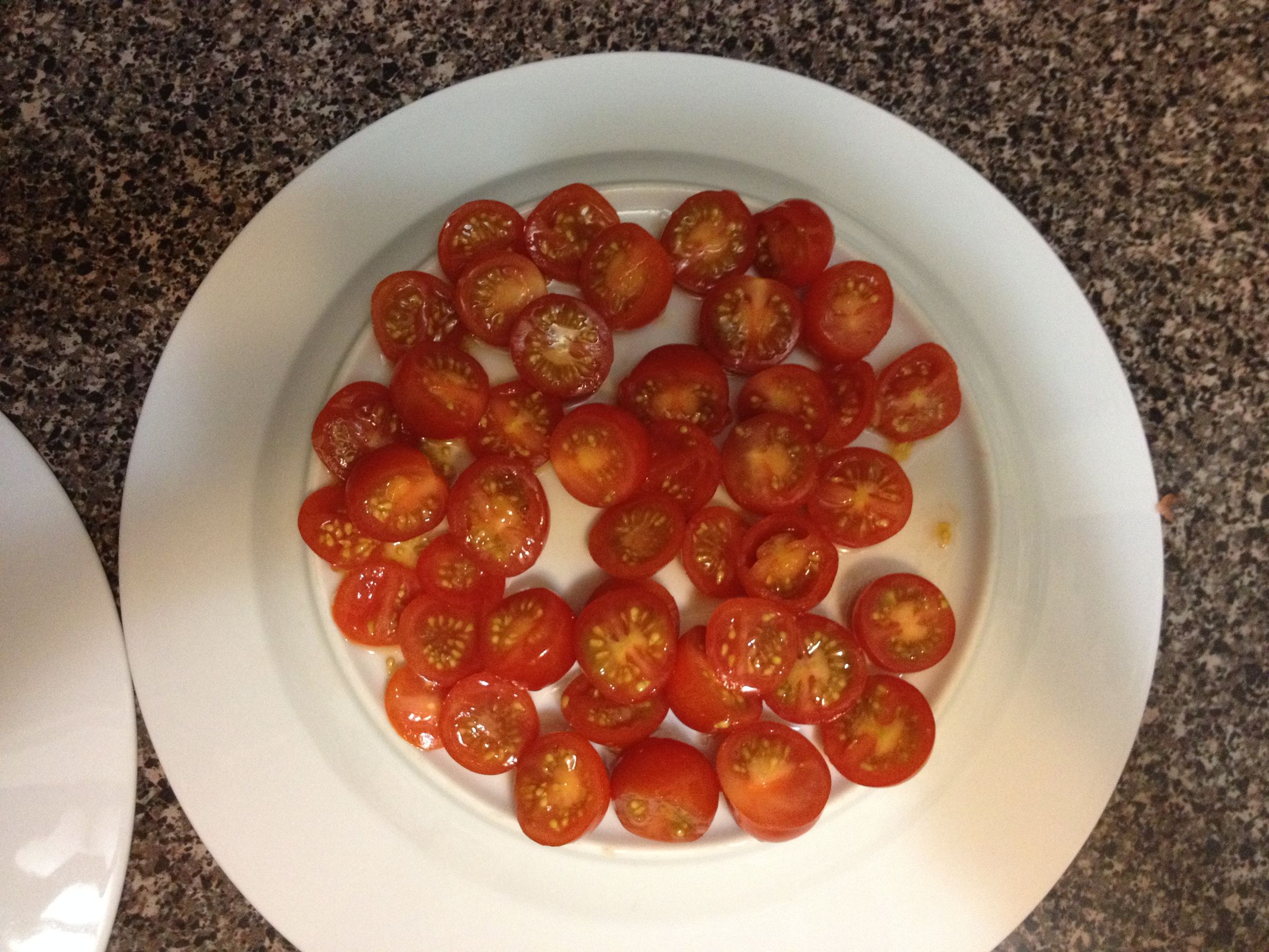 Cut a Pint of Cherry Tomatoes in 3 Seconds! : 6 Steps - Instructables