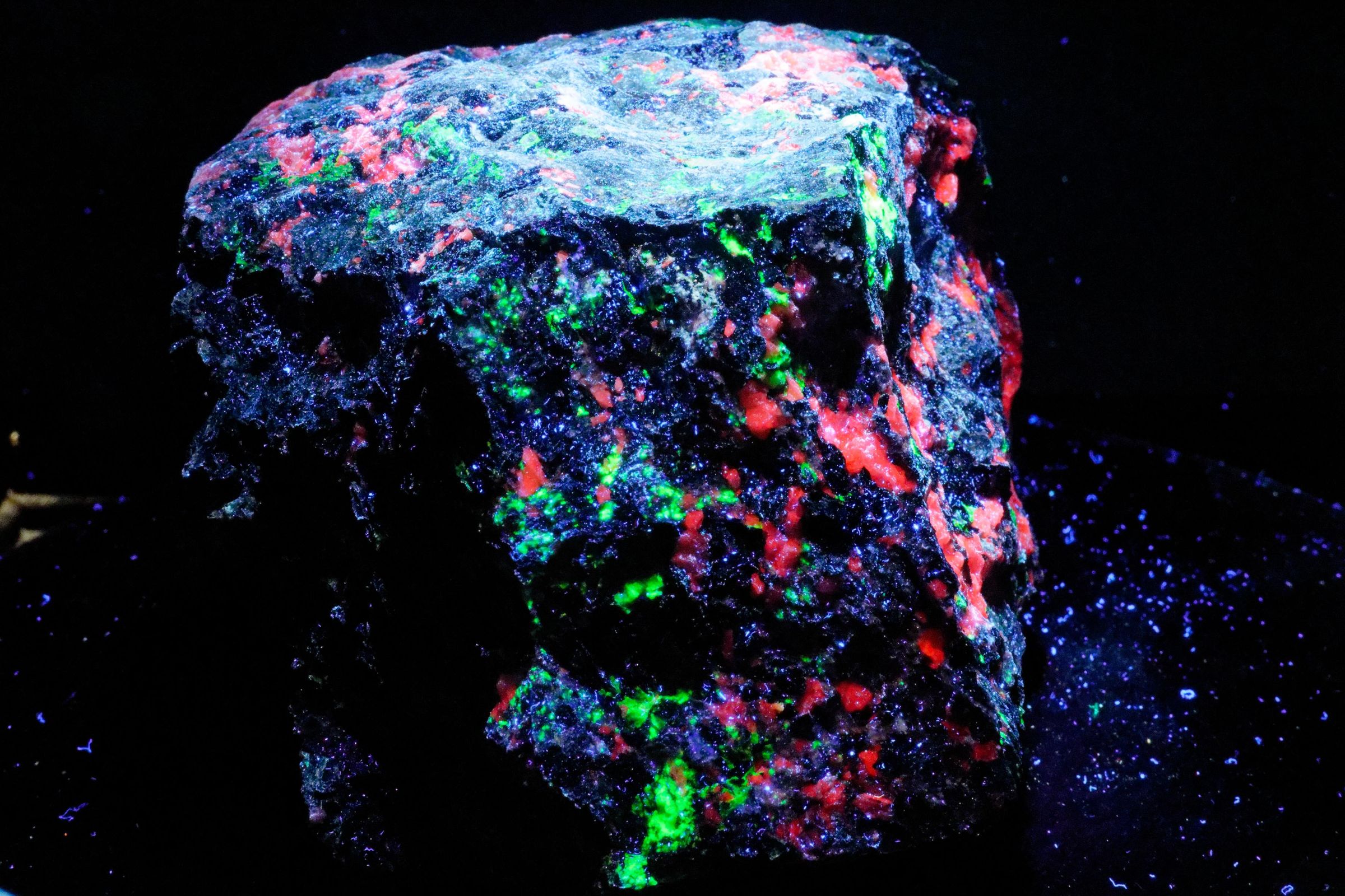 Build a Simple UV Photography Box : 25 Steps (with Pictures ...