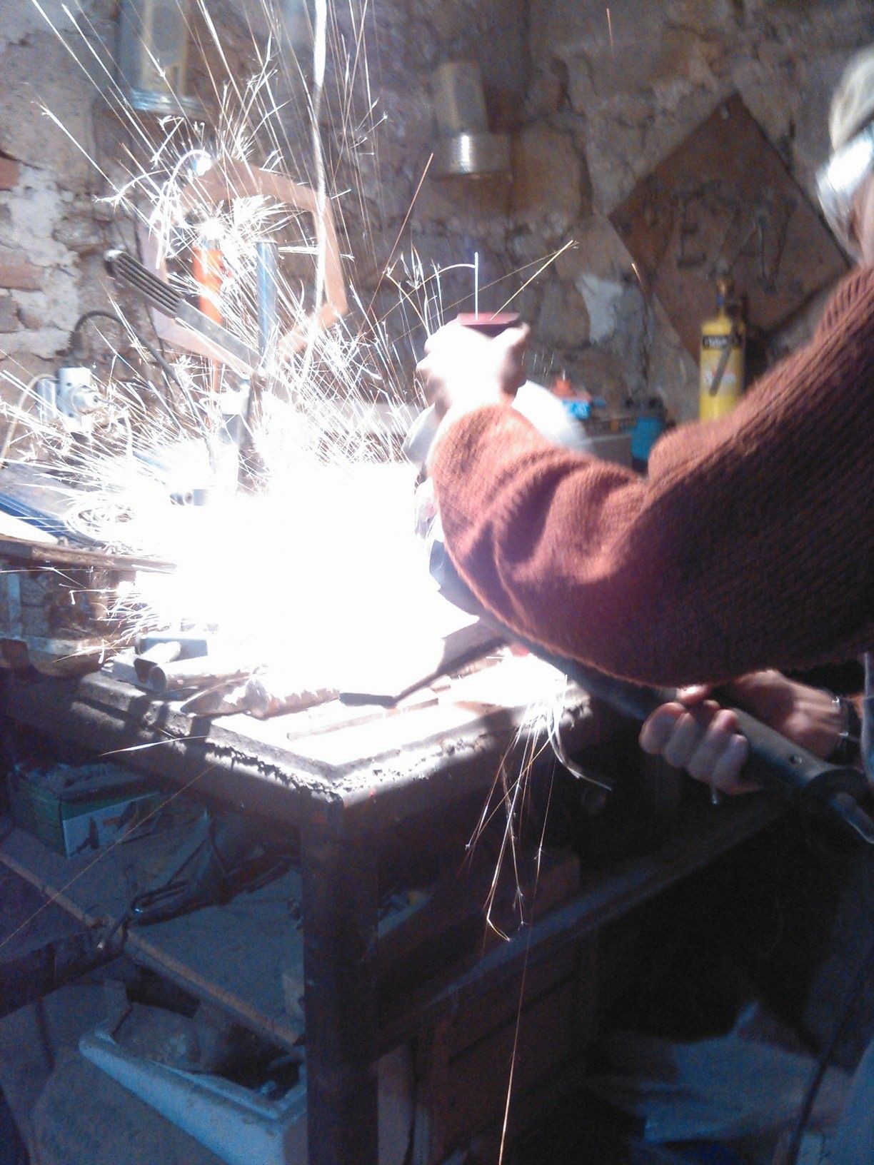 Wedge and Feathers for Rock Splitting (or Plug and Feather) : 8 Steps ...