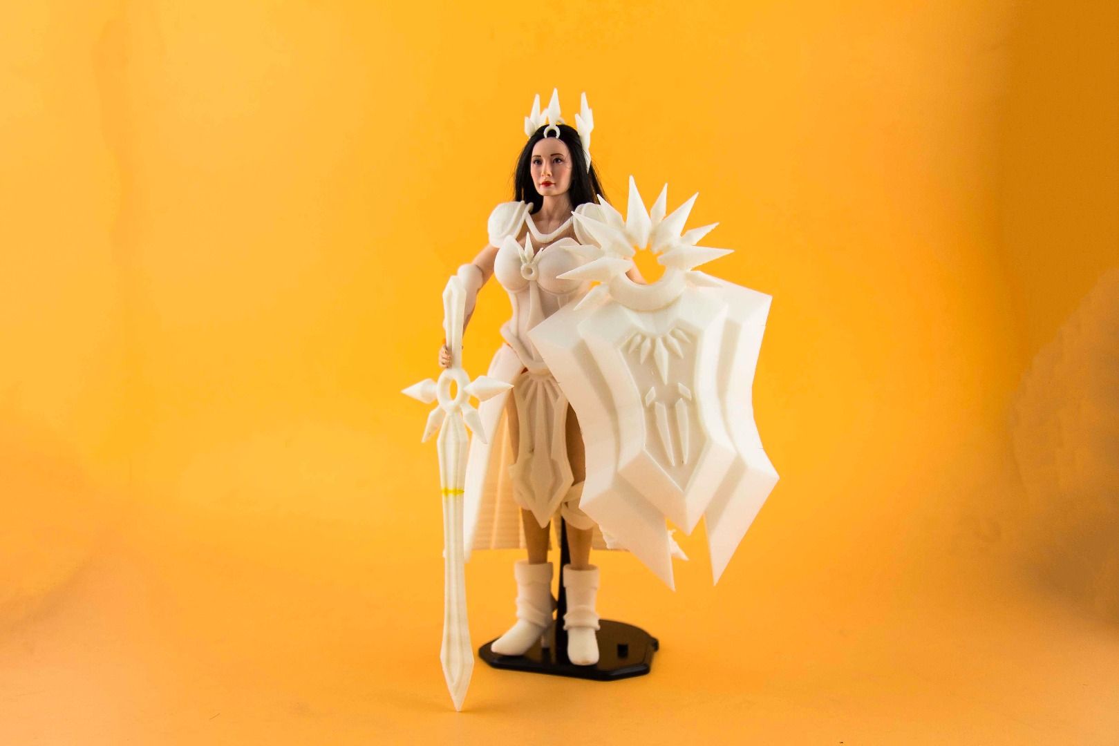 Barbie's Armor－Leona － the Radiant Dawn : 6 Steps - Instructables