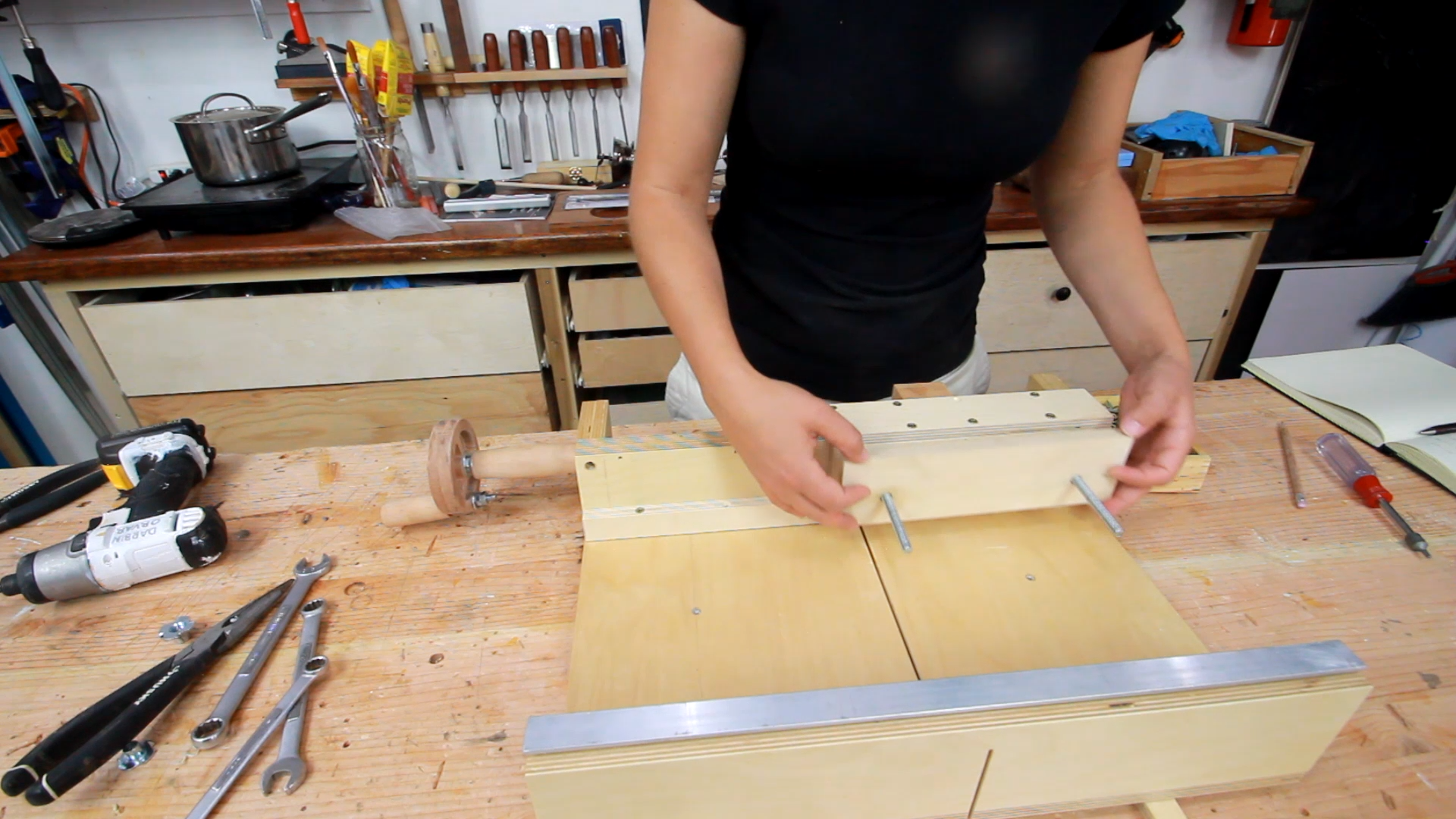 How to Build a Variable Box Joint Jig : 11 Steps (with Pictures ...