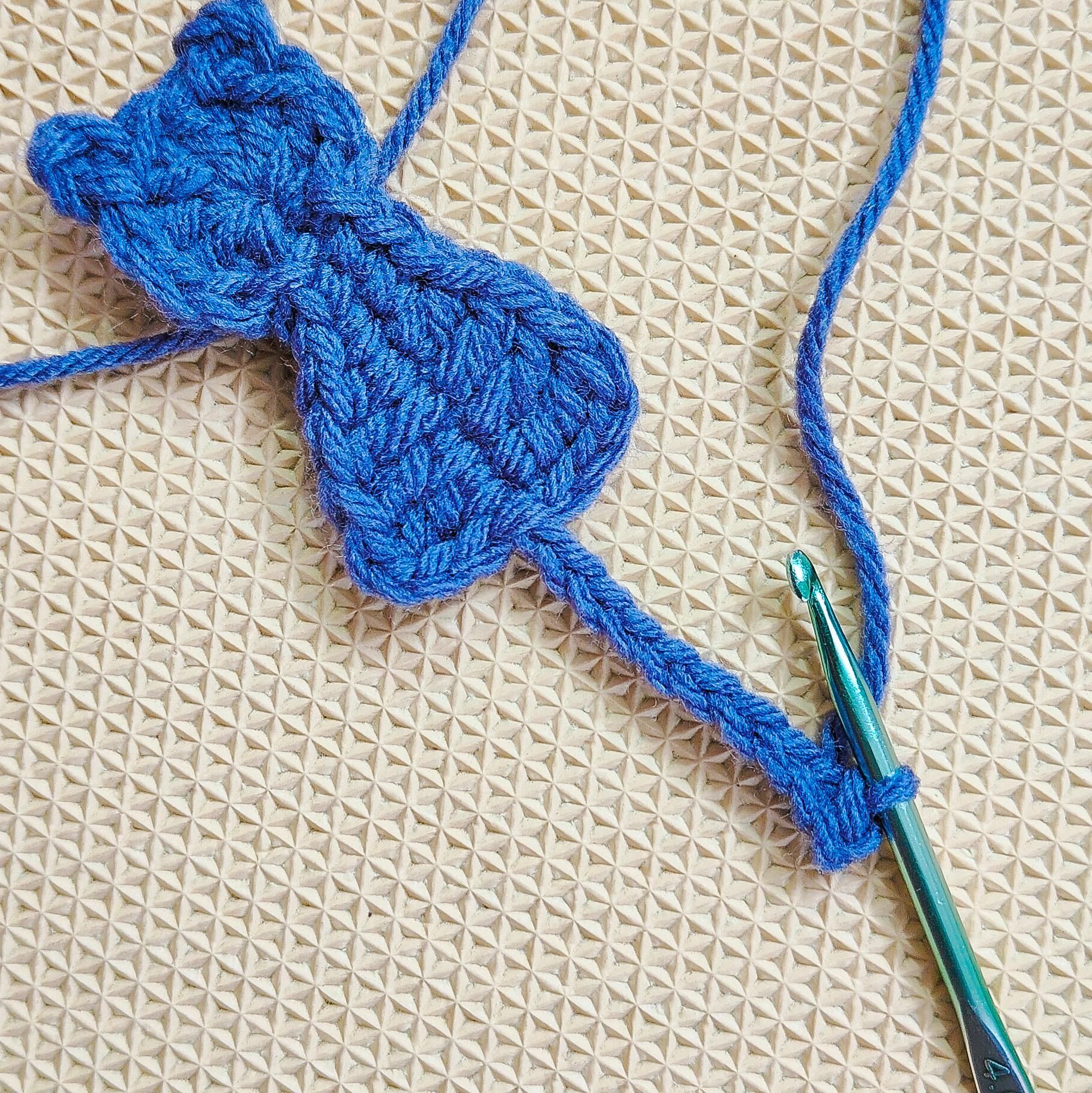 Crochet Cat Applique With Starting Chains : 6 Steps (with Pictures ...