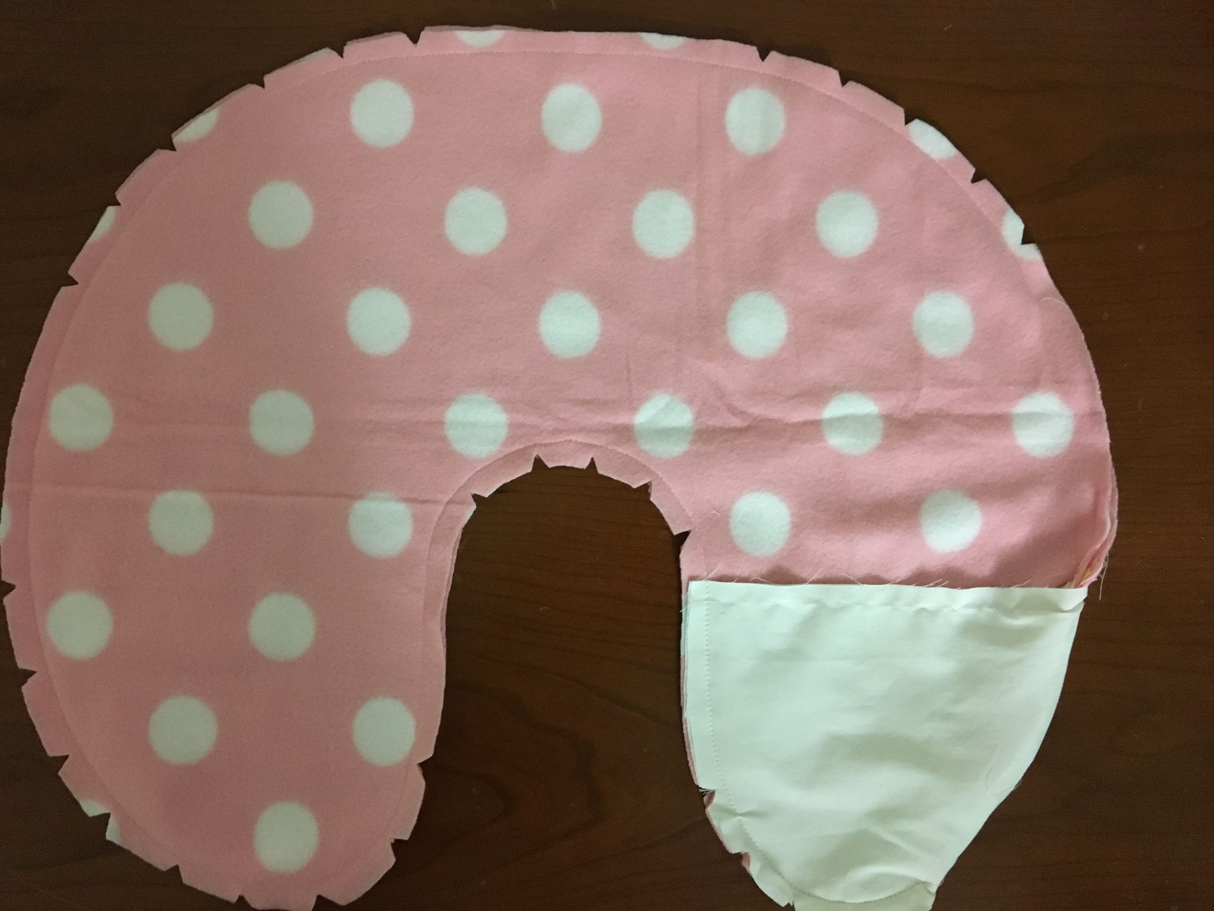Travel Pillow With Pocket : 15 Steps (with Pictures) - Instructables